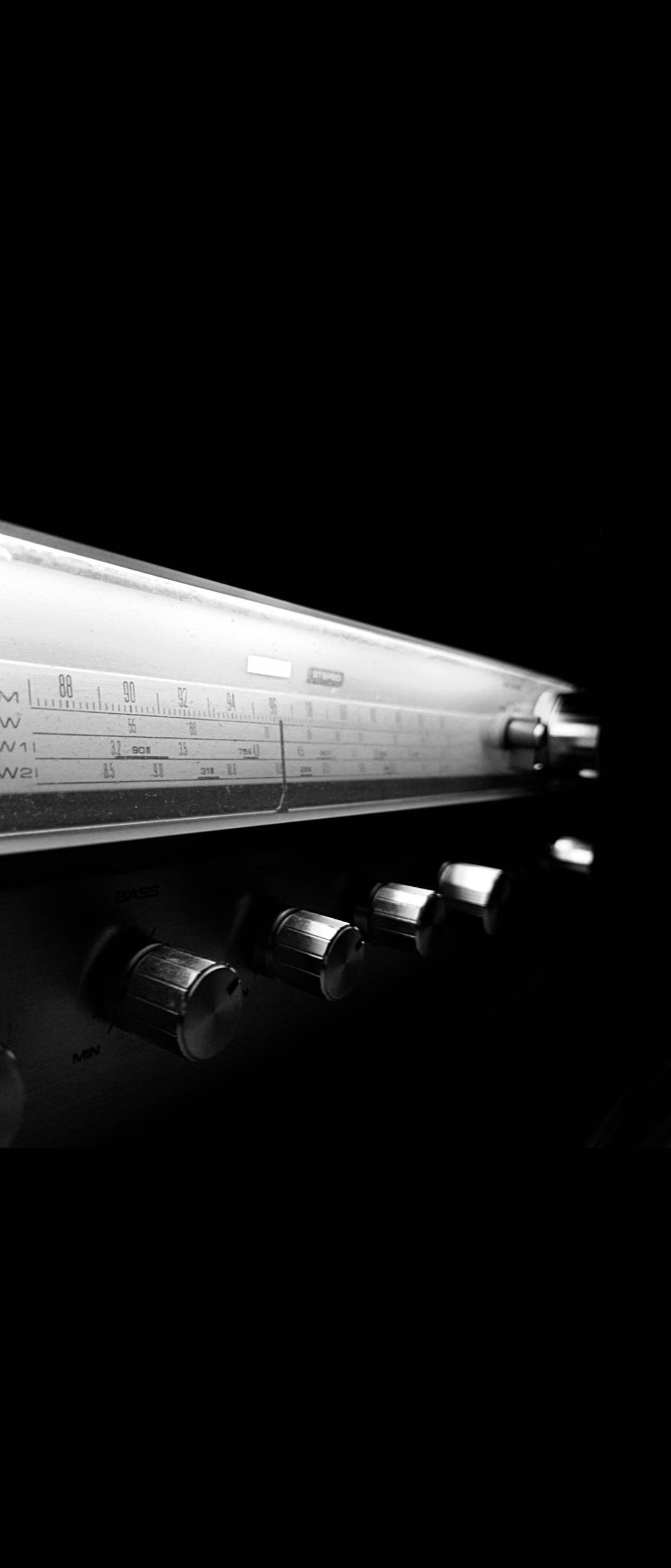 Vintage receiver AMOLED wallpaper | Scrolller