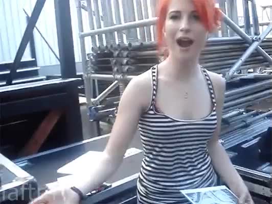 Virtual Hayley Hug | Scrolller