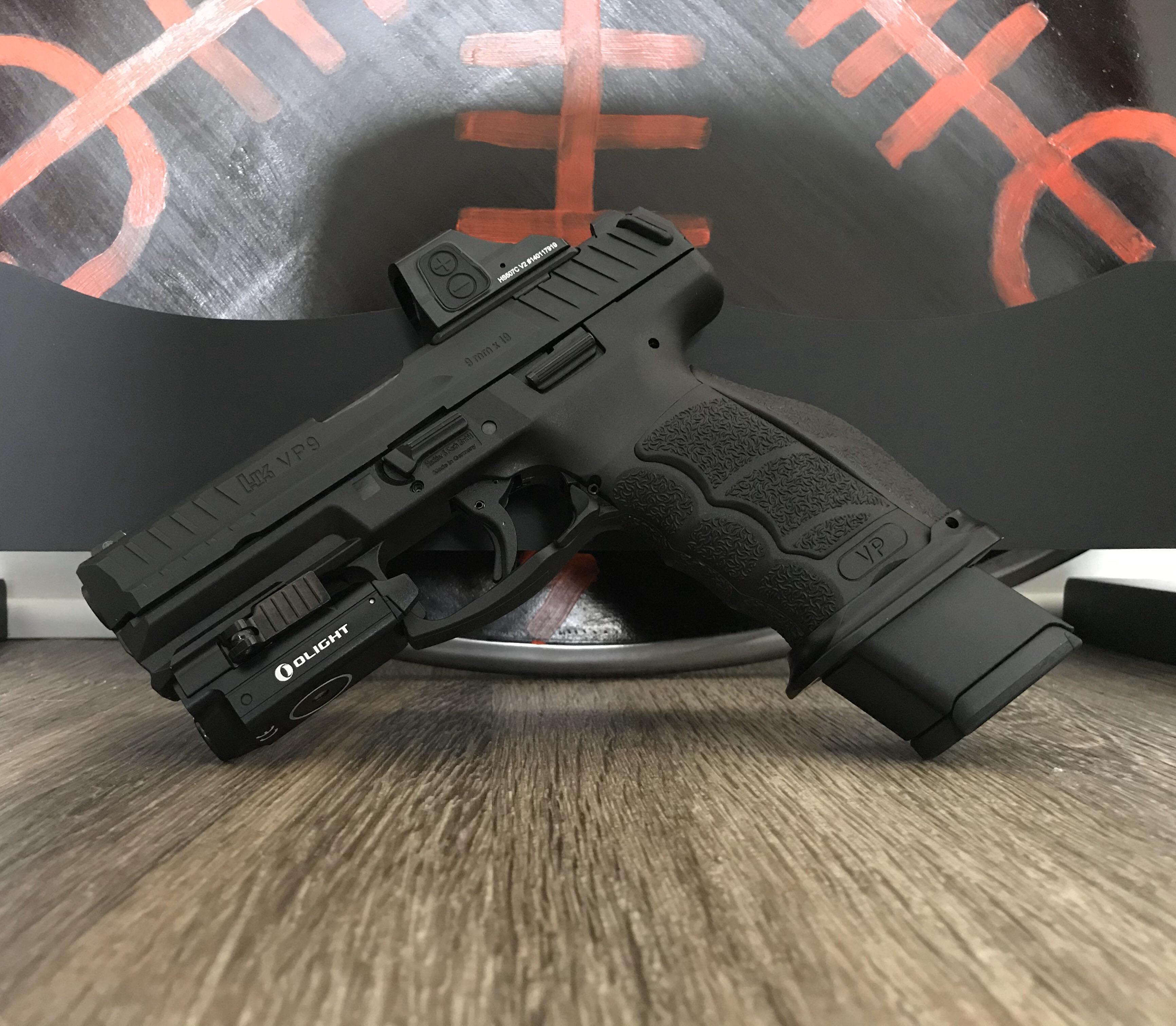 VP9 — Holosun 507C-V2, Olight PL MINI, and HK extended magwell | Scrolller