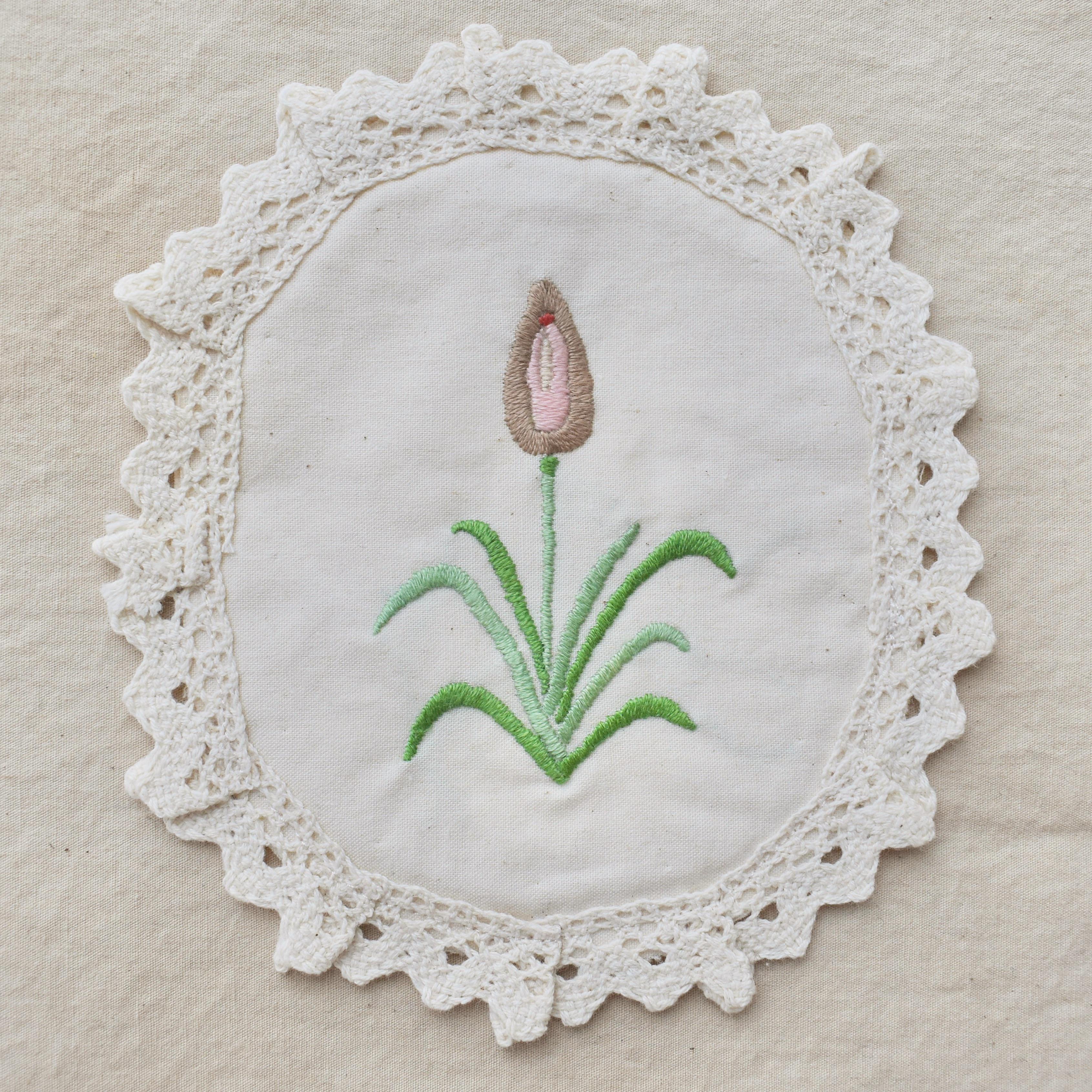 Vulva Flower Doily 💐 | Scrolller