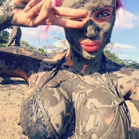 Mud slut | Scrolller