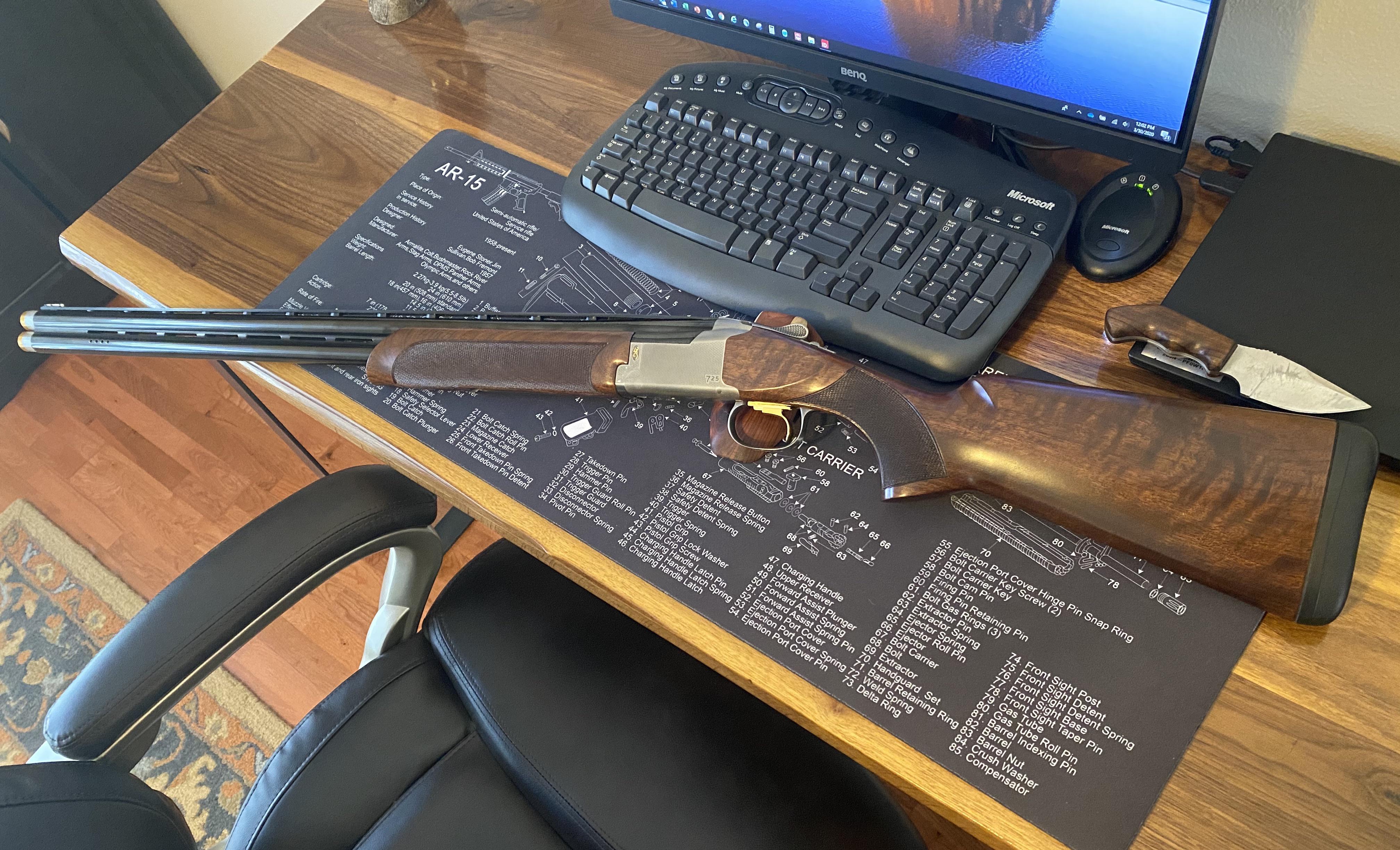 Walnut and walnut accessories | Scrolller