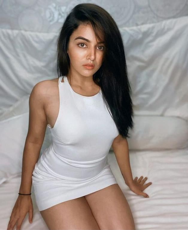 Wamiqa Gabbi | Scrolller