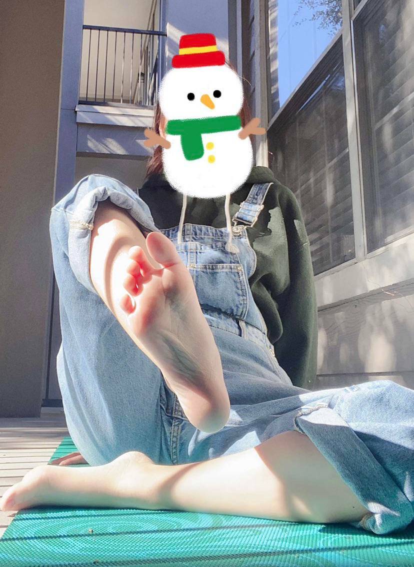 lick them.!! top to bottom 😈😈 | Scrolller