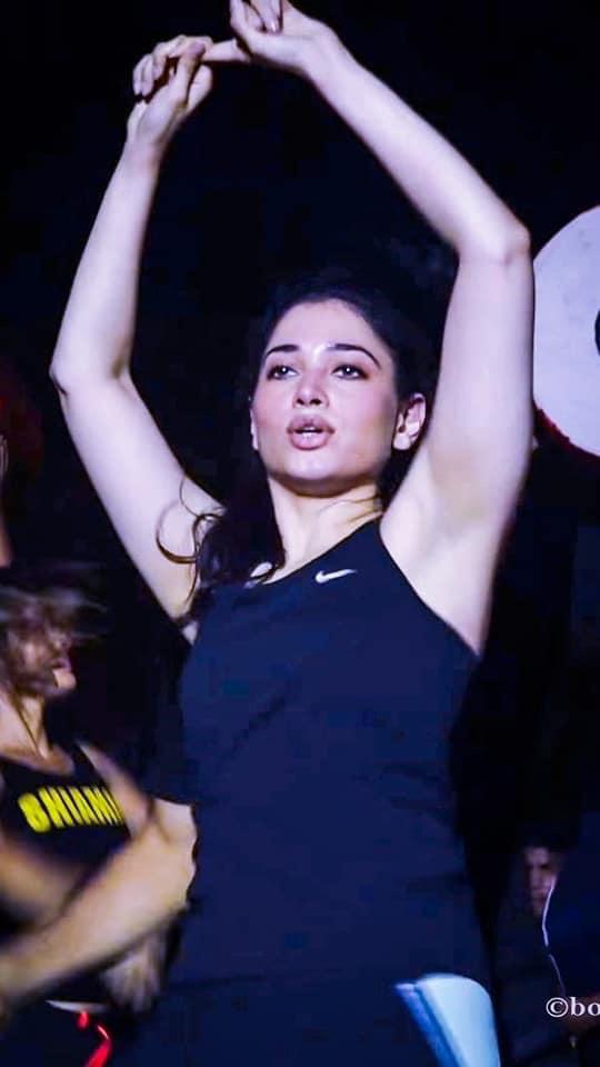 Wanna lick those milky pits ?? | Scrolller