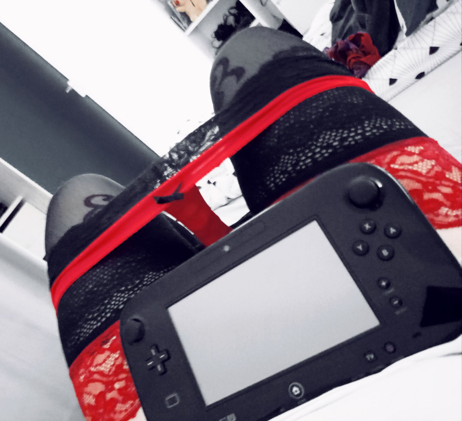 Wanna play ? 🎮 | Scrolller