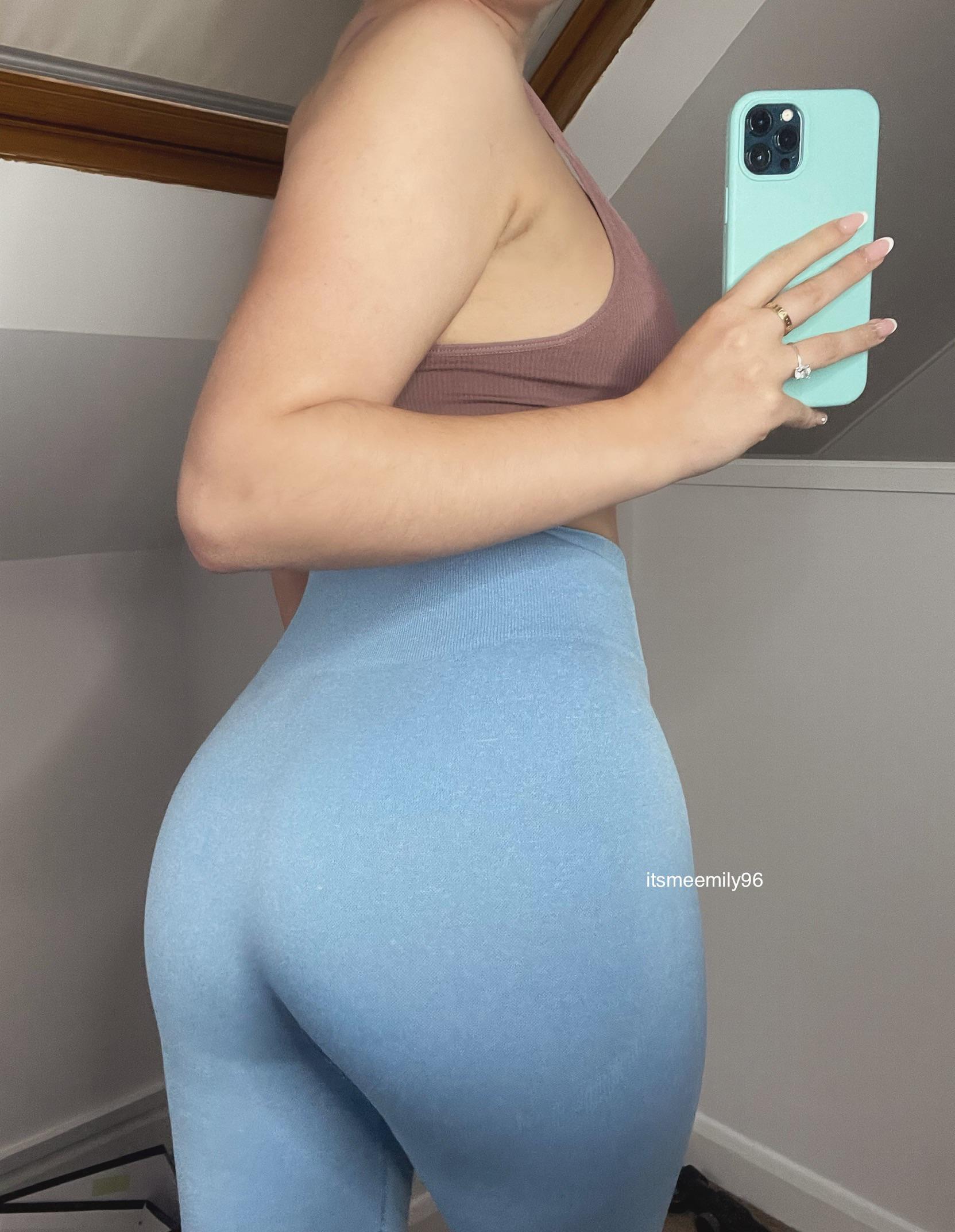 Wanna ride my gym booty? | Scrolller