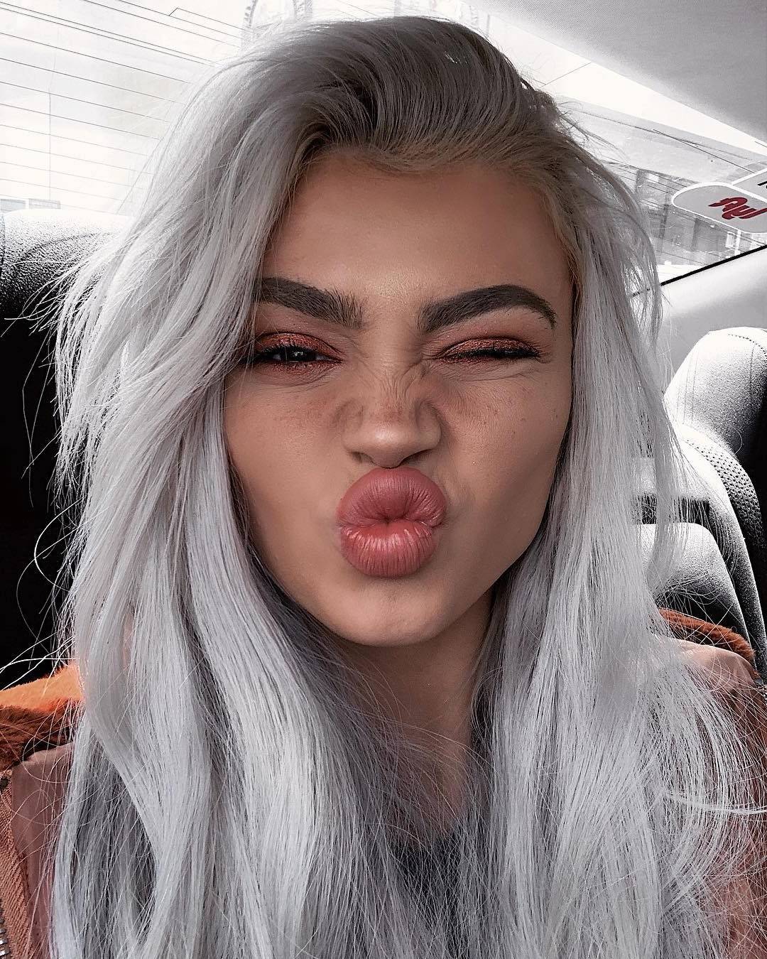 Want Those Lips So Bad Scrolller