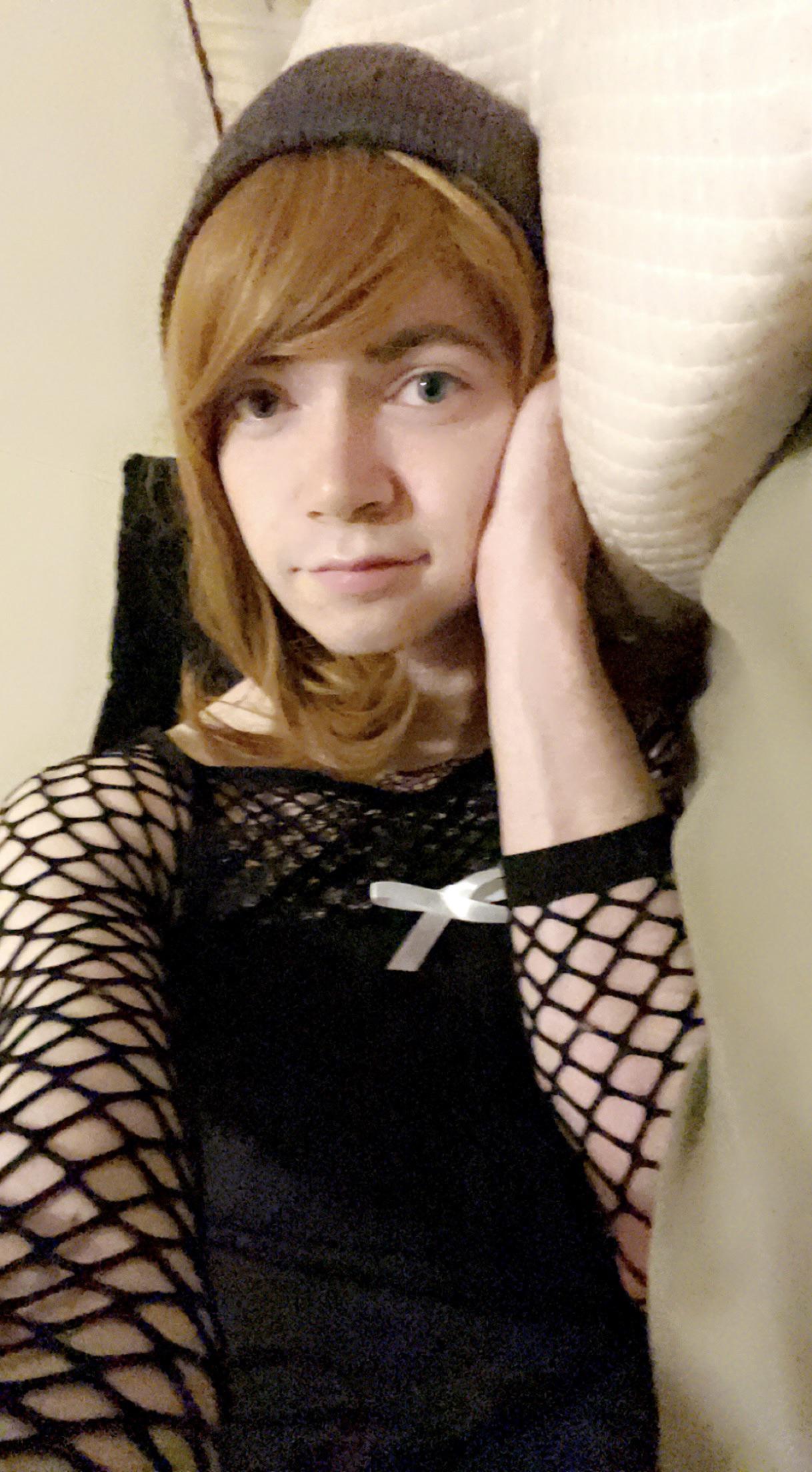 Want to come cuddle? | Scrolller