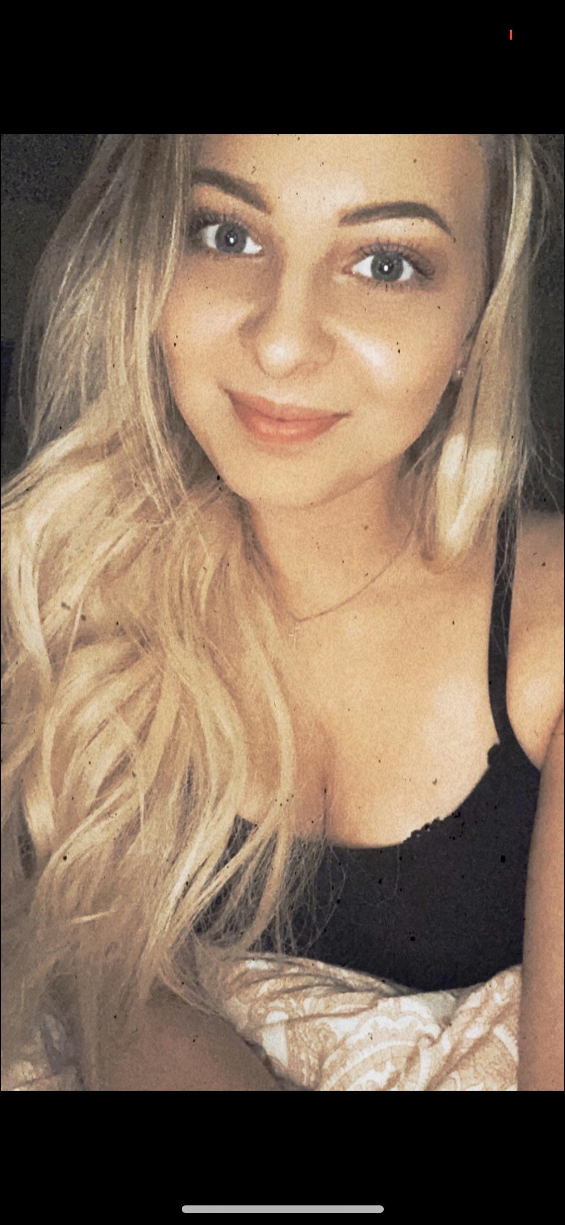 Was eine Schönheit🔥😍🥵 mit bissel Einblick | Scrolller