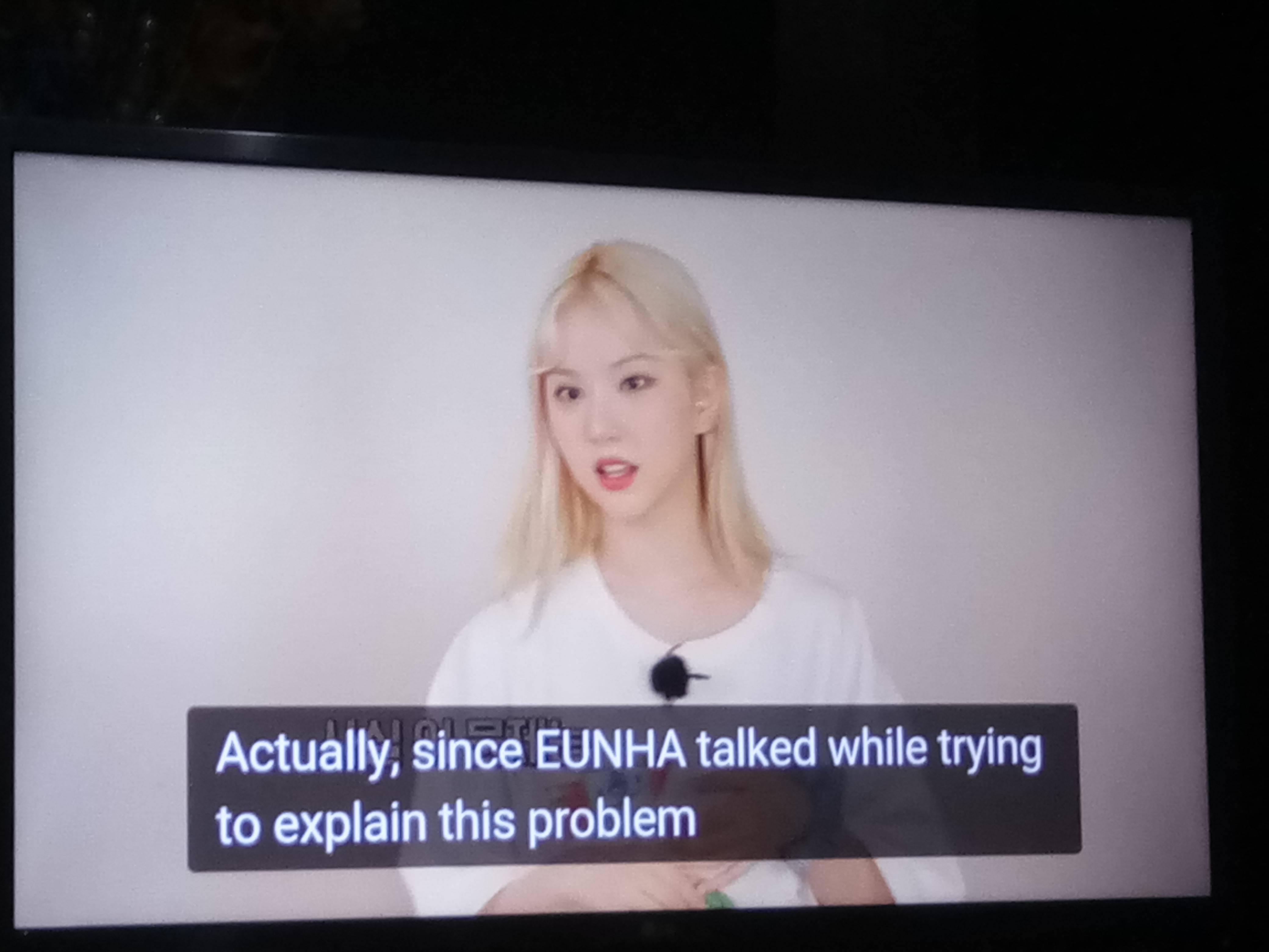 Watching beautiful eunha. | Scrolller