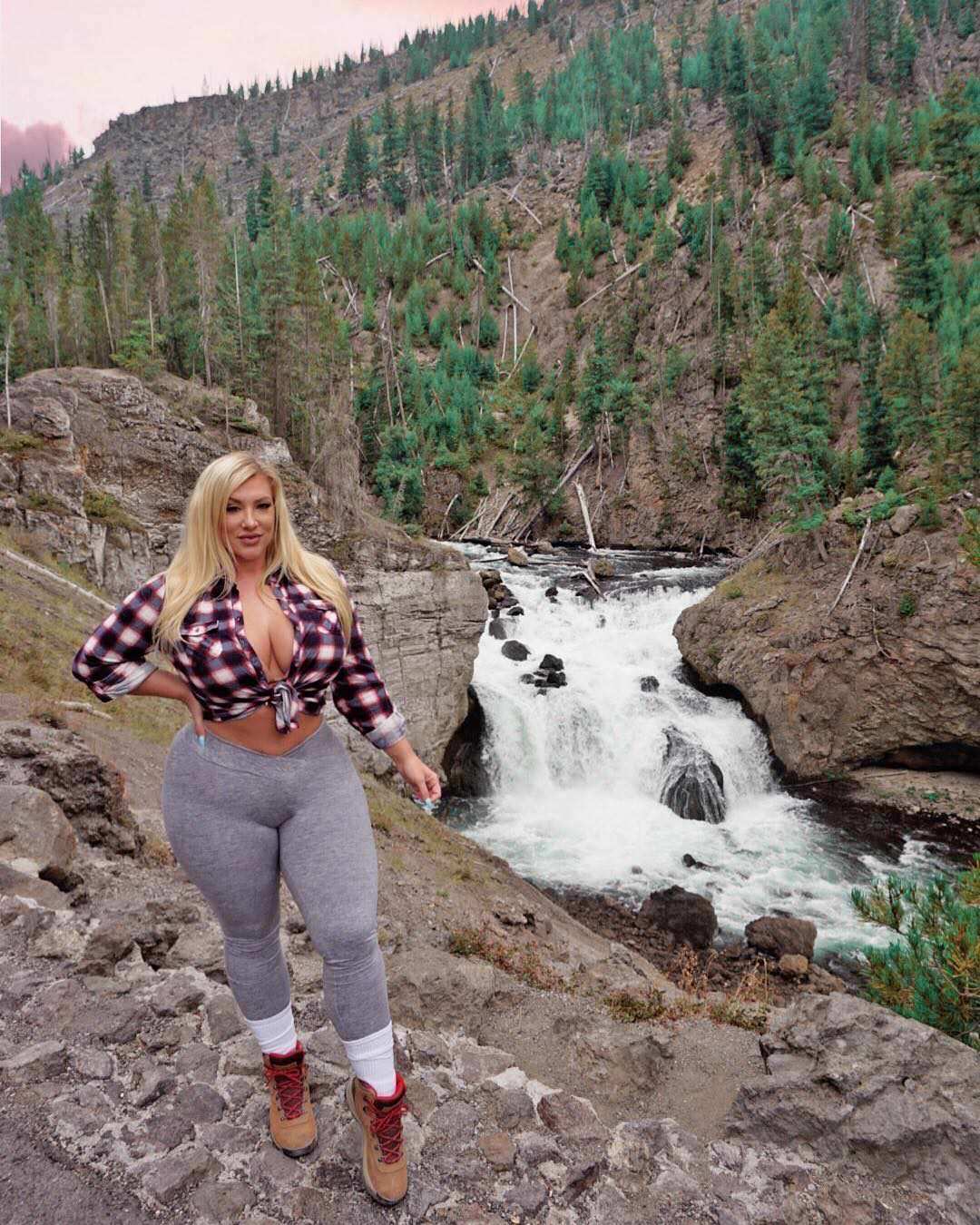 Waterfall | Scrolller