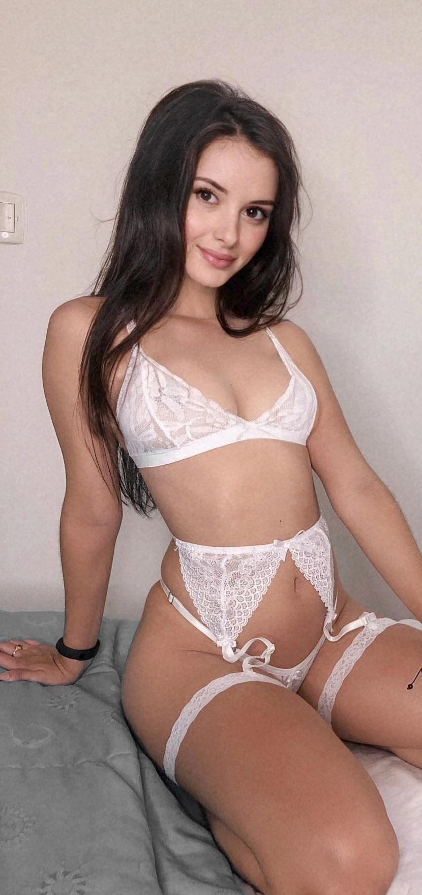 wearing white makes me feel dainty and fragile | Scrolller