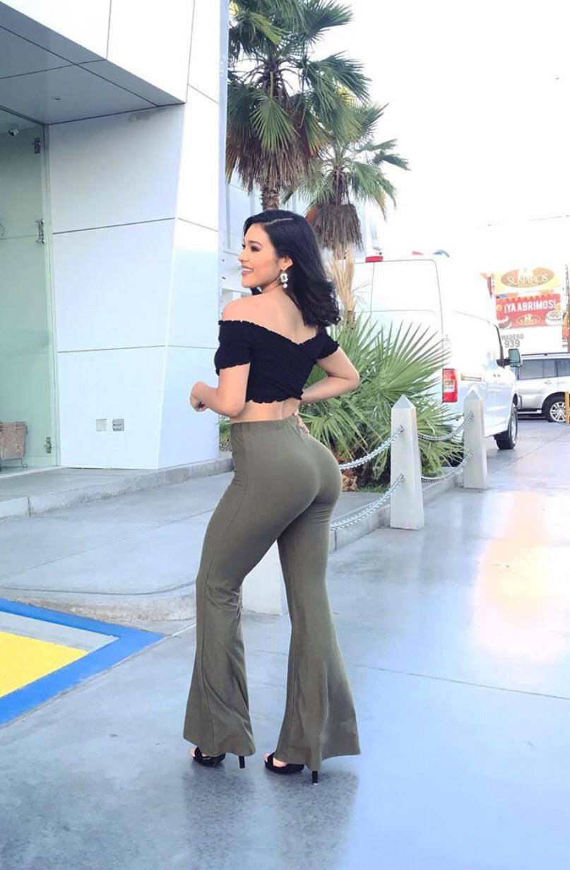 Weather girl in Mexico | Scrolller