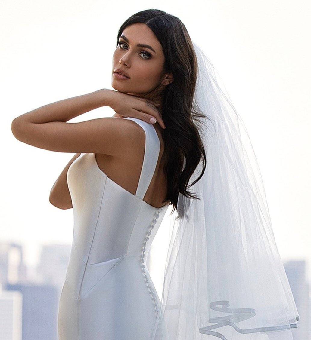 Wedding dress | Scrolller