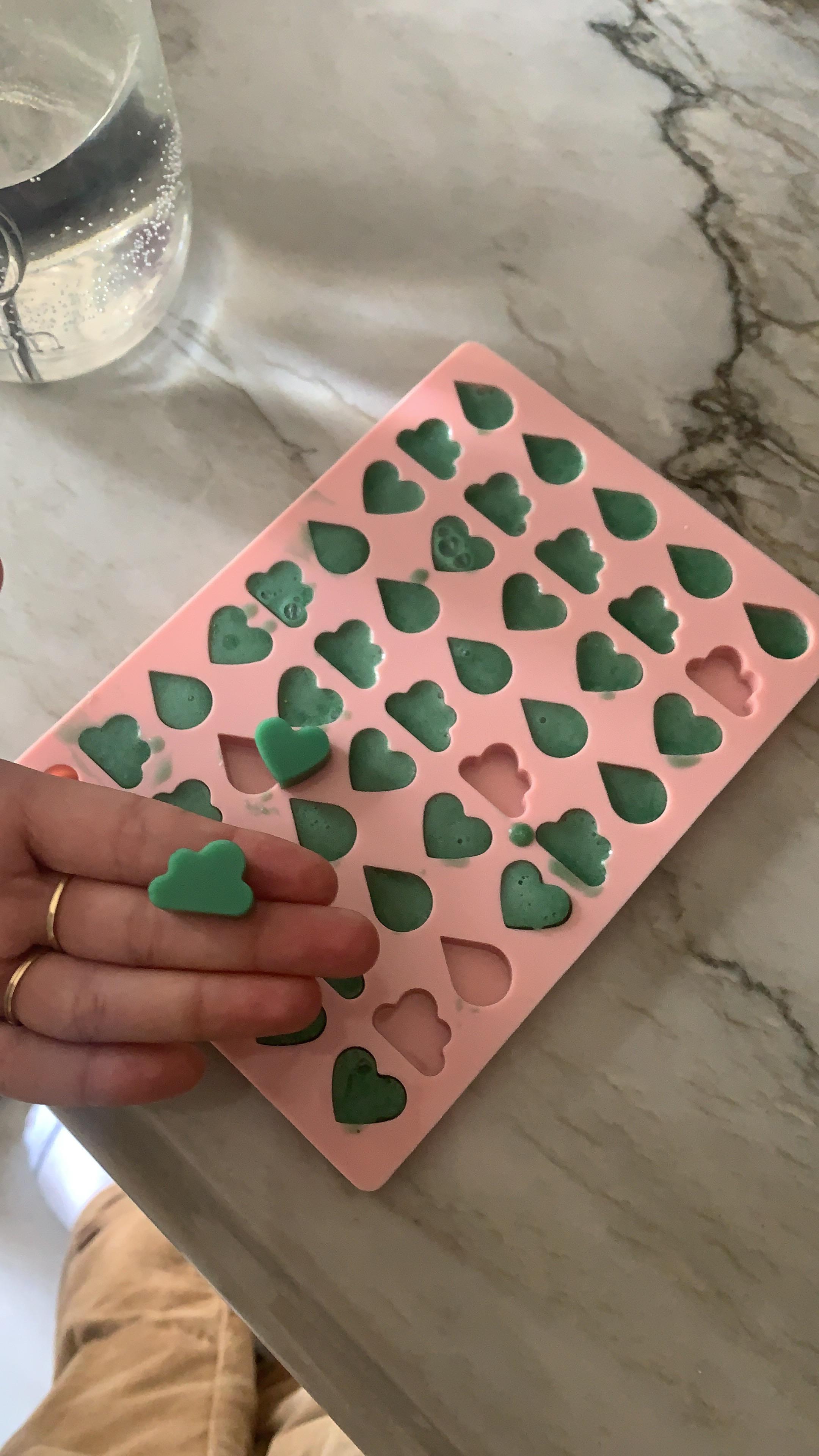 Weed gummies | Scrolller