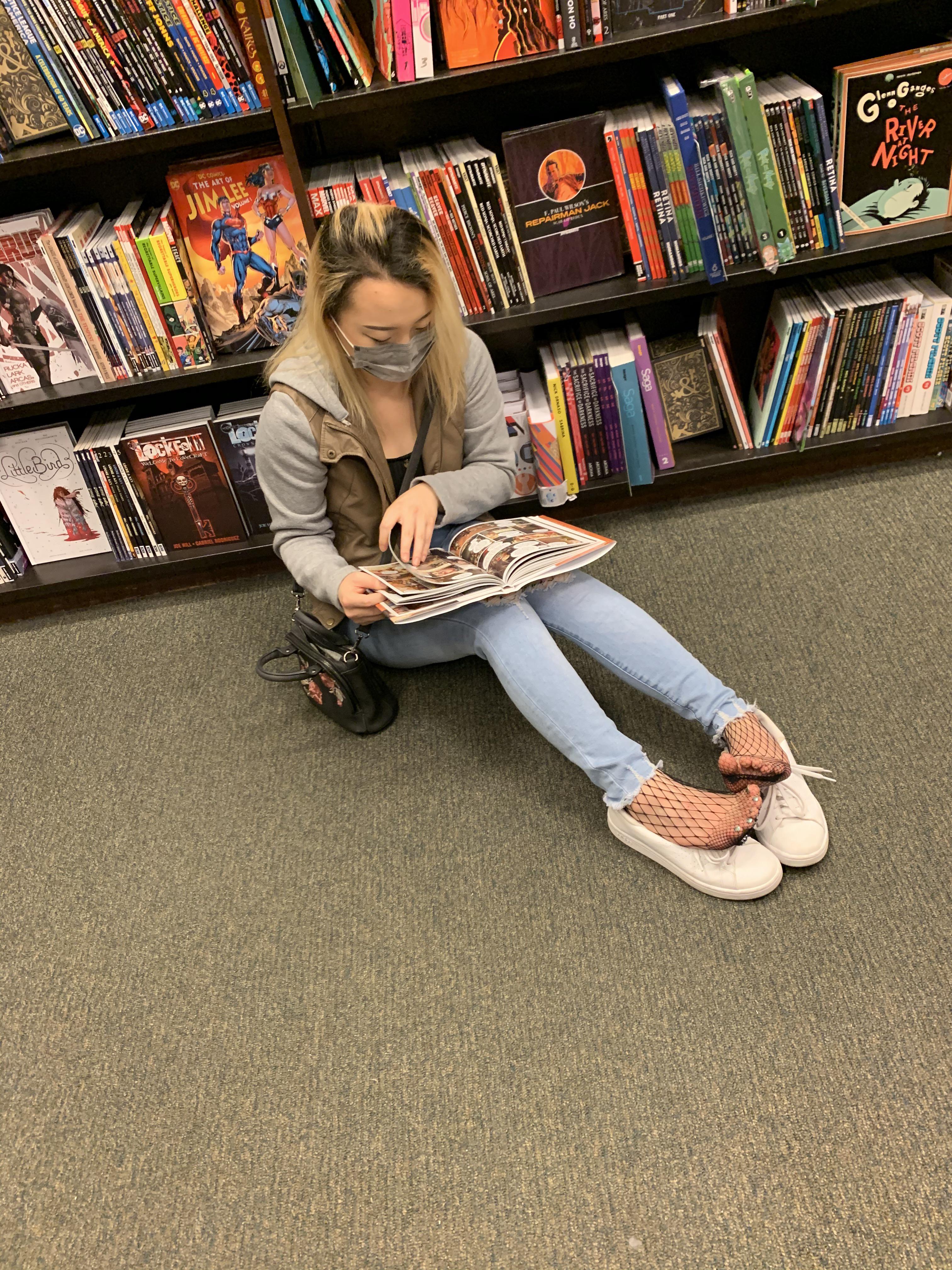 What do you do when you see me sitting here waiting for you to suck on my toes?👅👅🦶🏻 | Scrolller