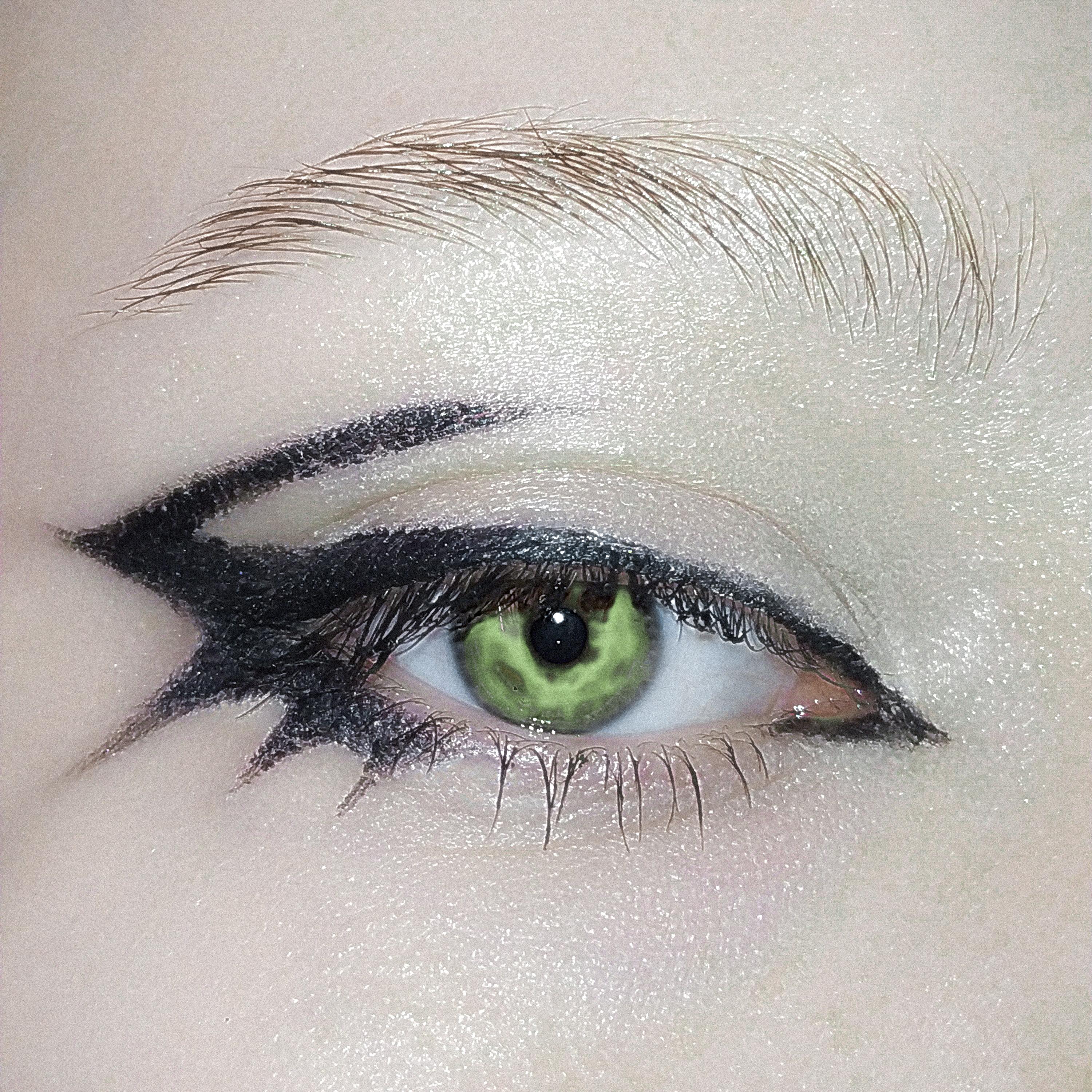 What do you see in my eyes? | Scrolller