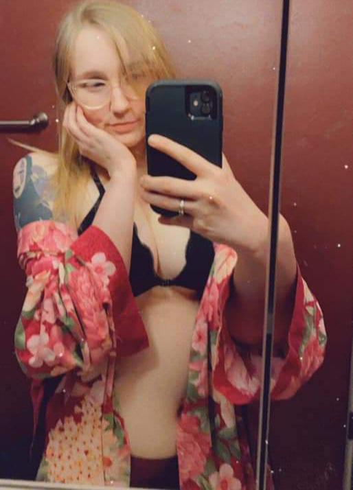 Let me be your mommy for a day? | Scrolller