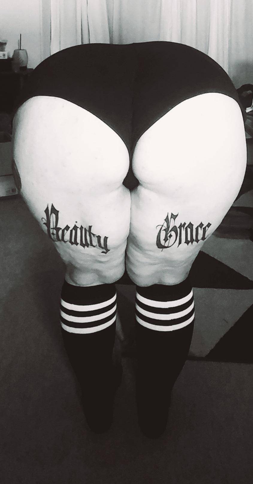 What does this say? | Scrolller