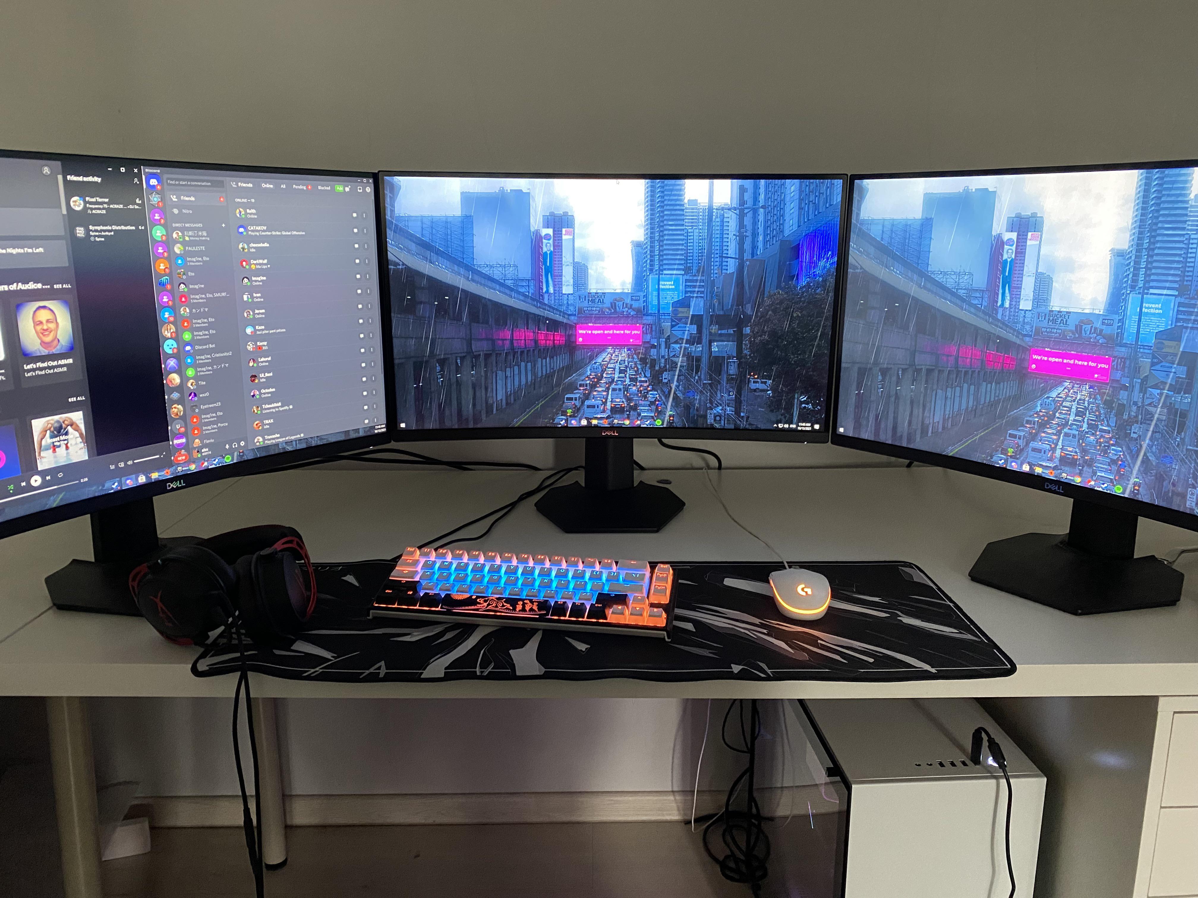 What monitor stand should i get for these tripple curved monitors? | Scrolller