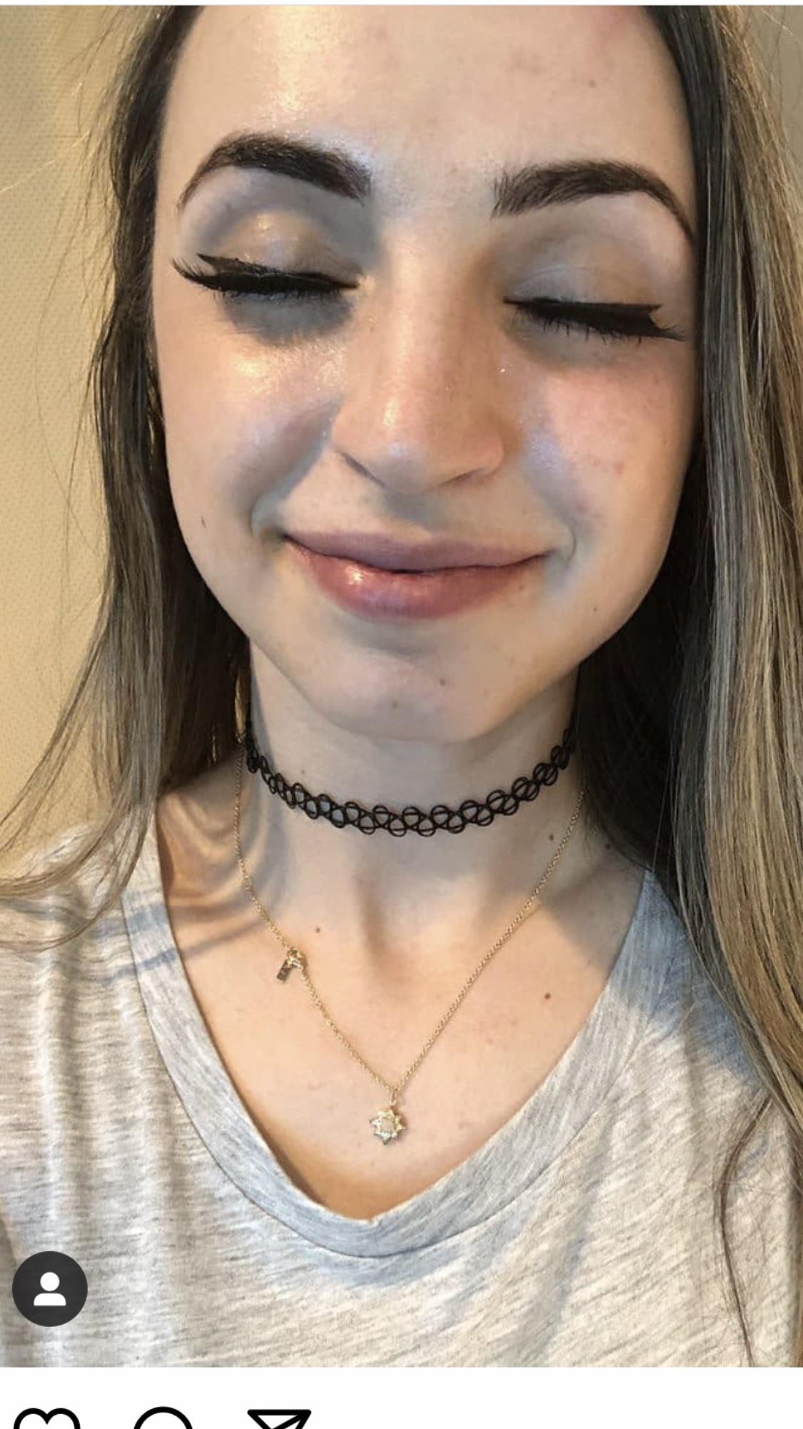 What’s on her mind ? | Scrolller