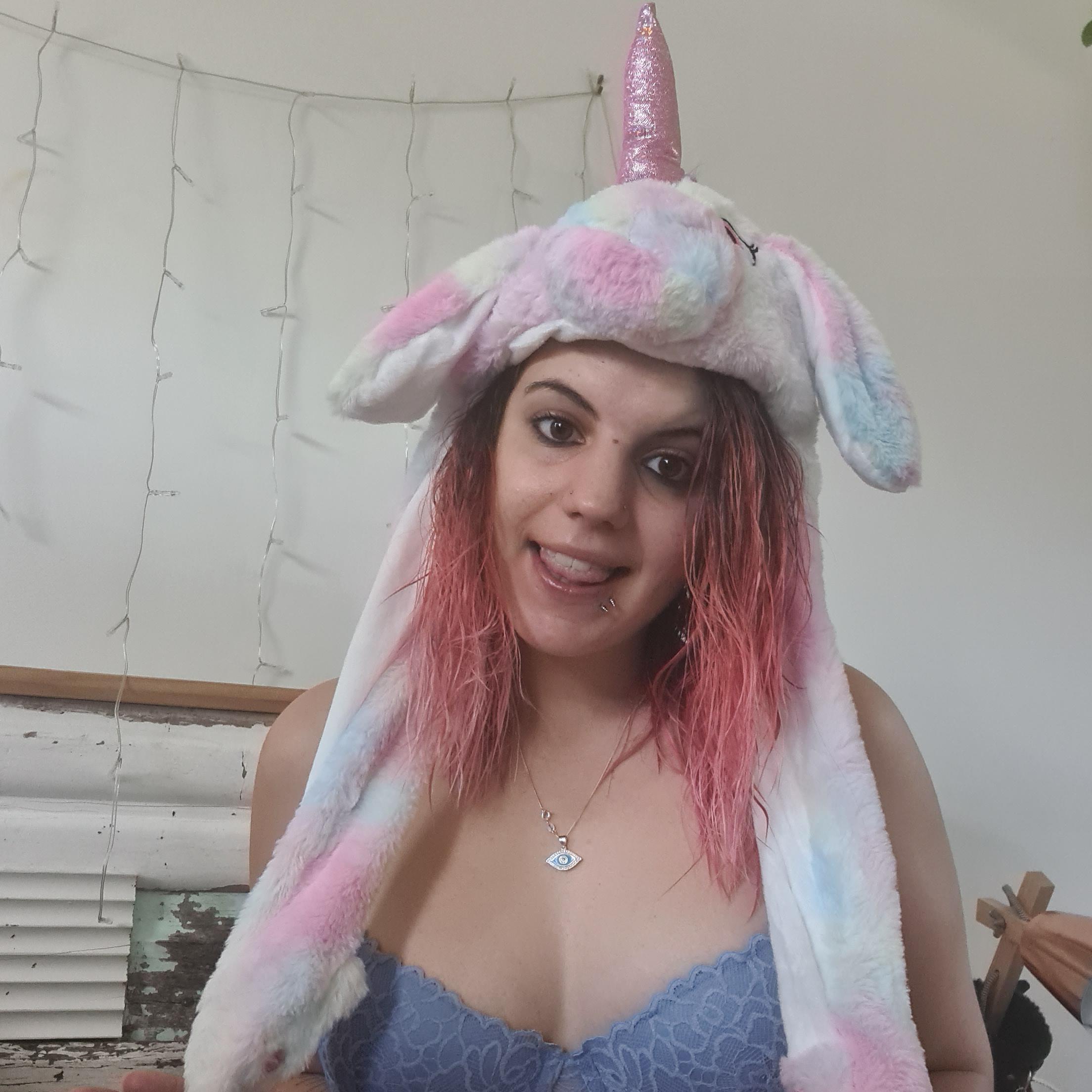 When I'm happy my ears stand up hehe | Scrolller