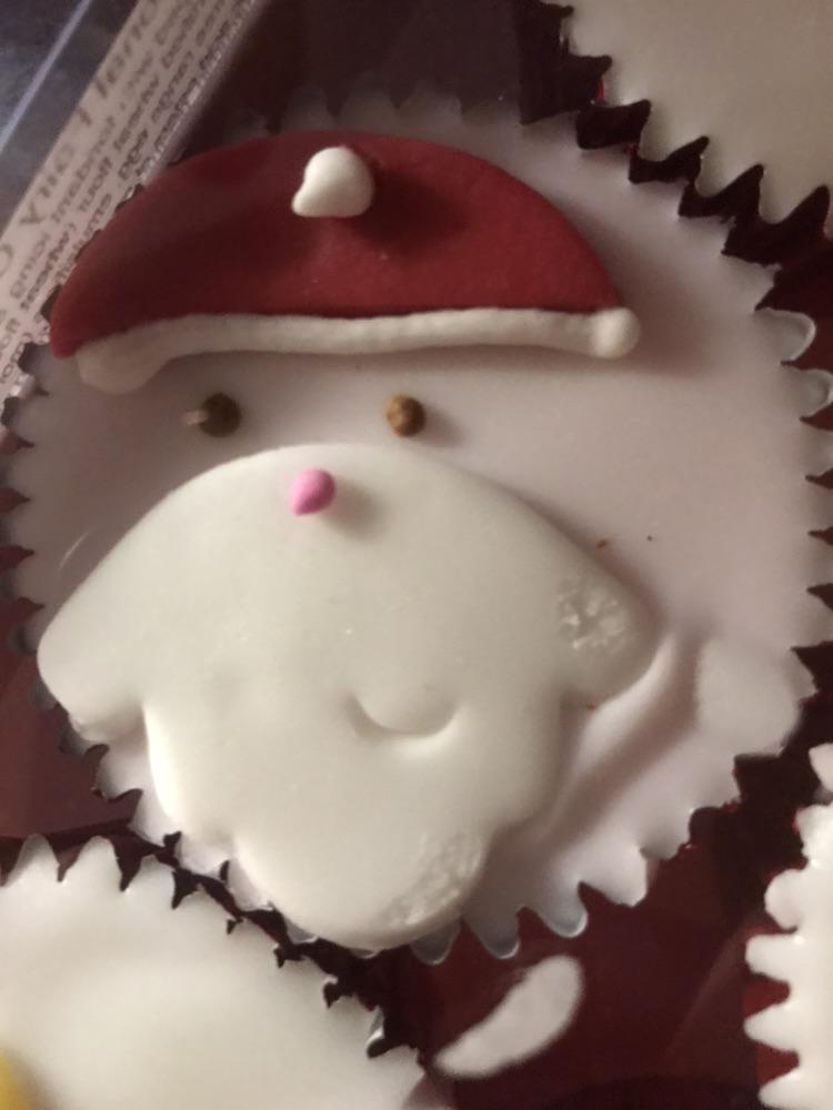 When the holiday cheer hits | Scrolller