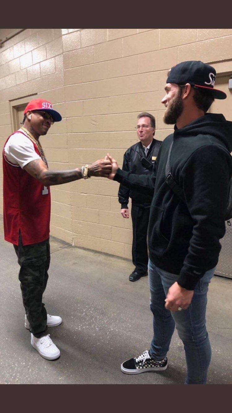 When two worlds collide | Scrolller