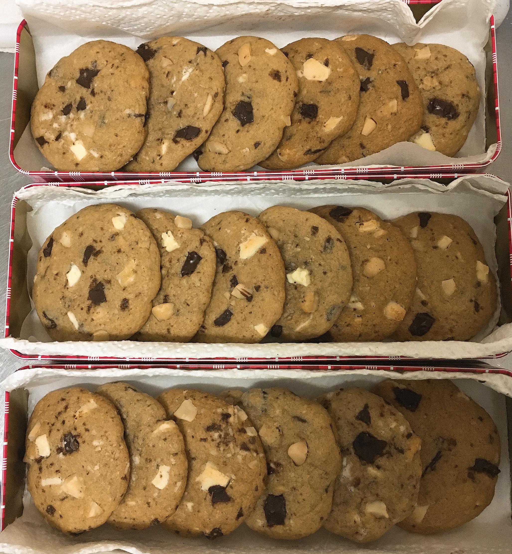 White and dark chocolate macadamia nut cookies! | Scrolller