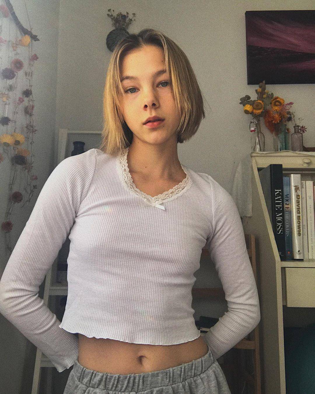 White top 3 | Scrolller