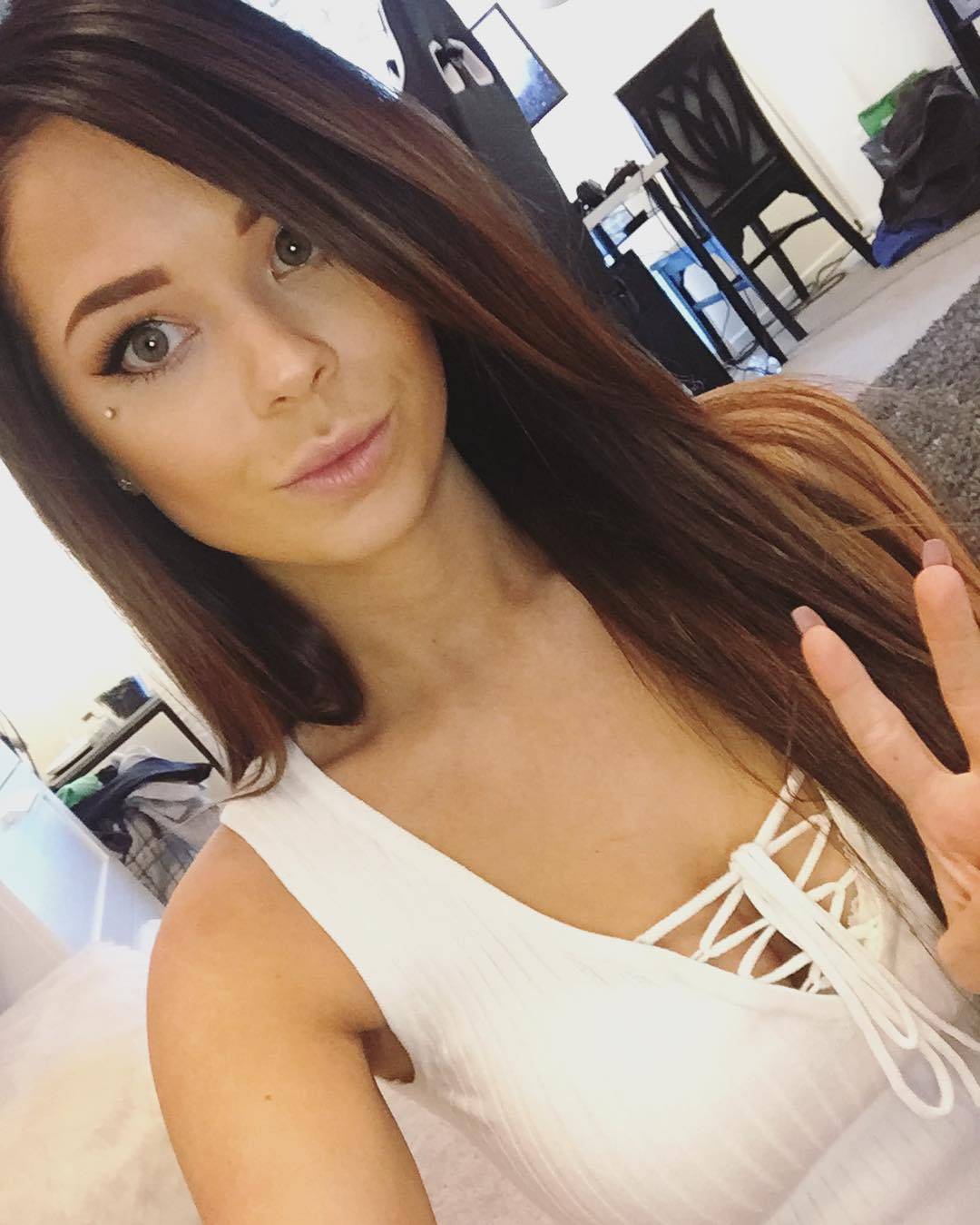 White V Neck | Scrolller