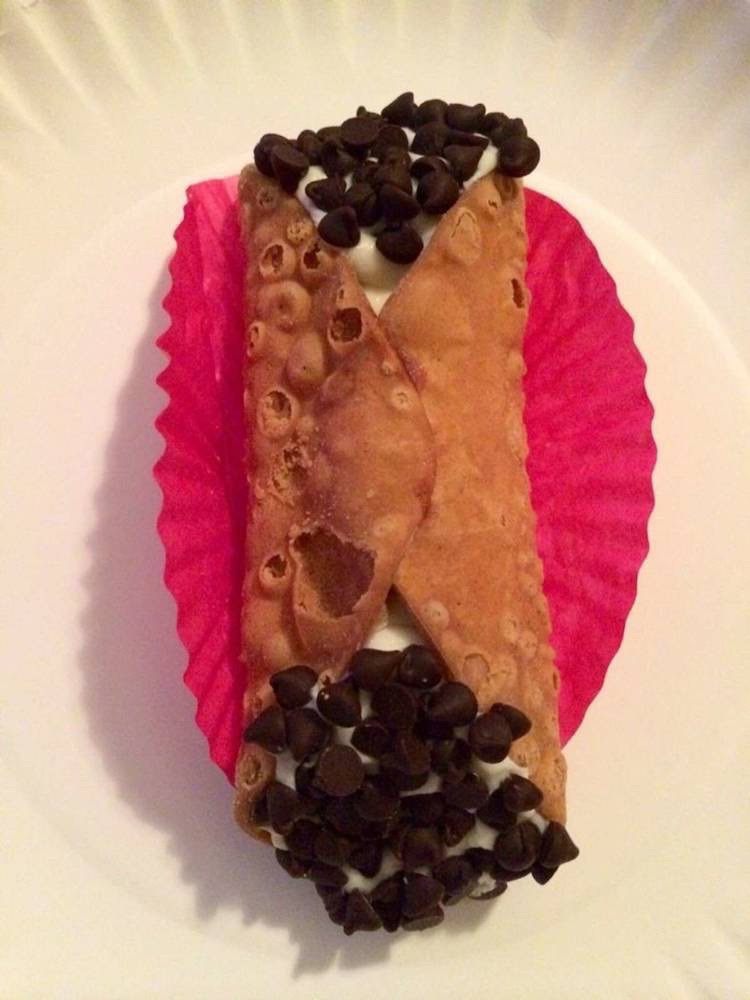 Who here wants some of my cannoli!? | Scrolller
