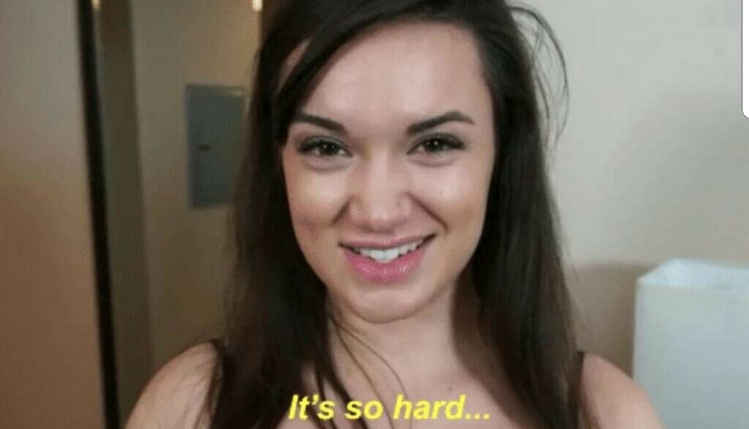 Who is this? I've never seen her before. | Scrolller