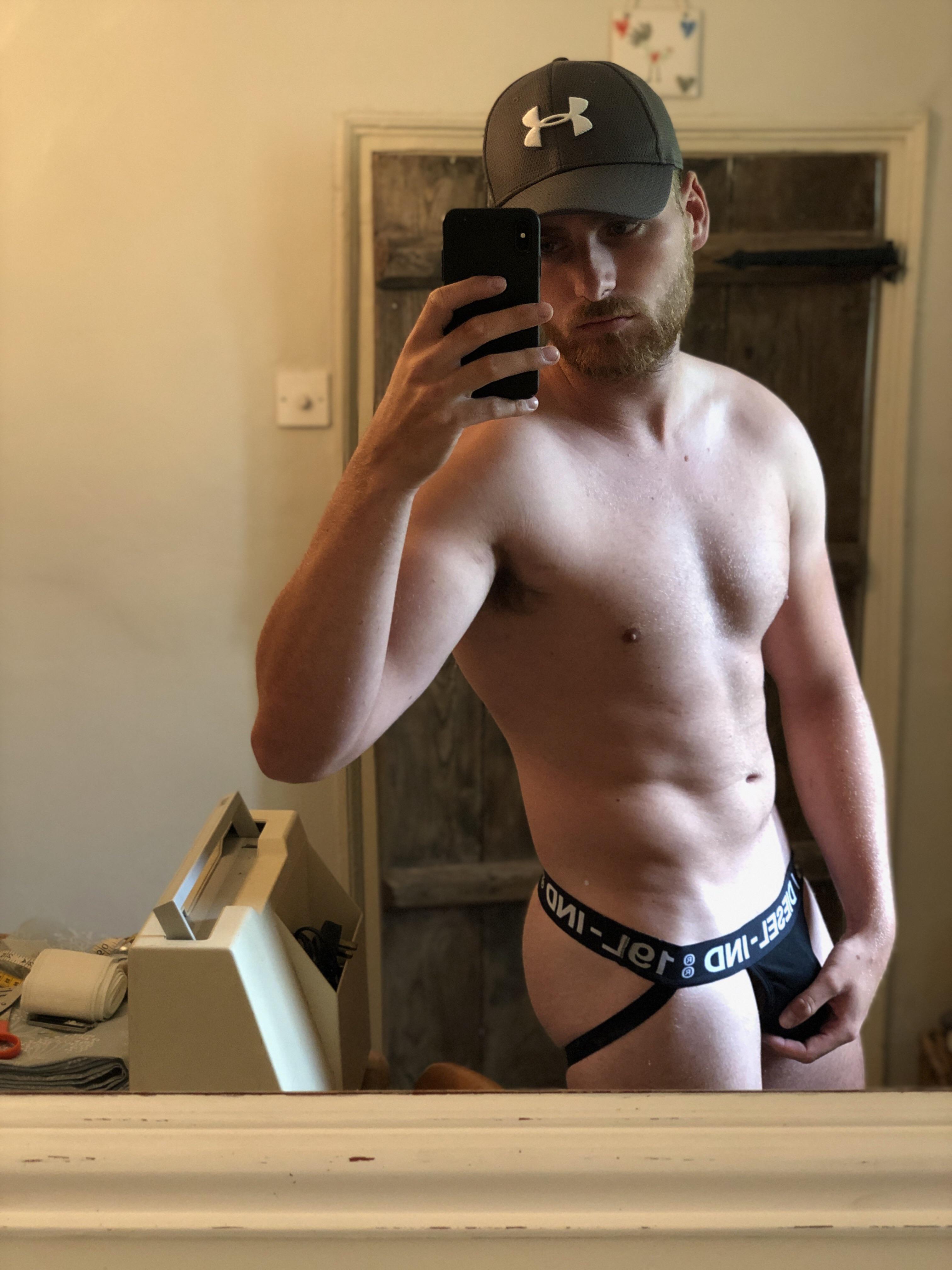 Who likes a jock bulge? 😉 | Scrolller