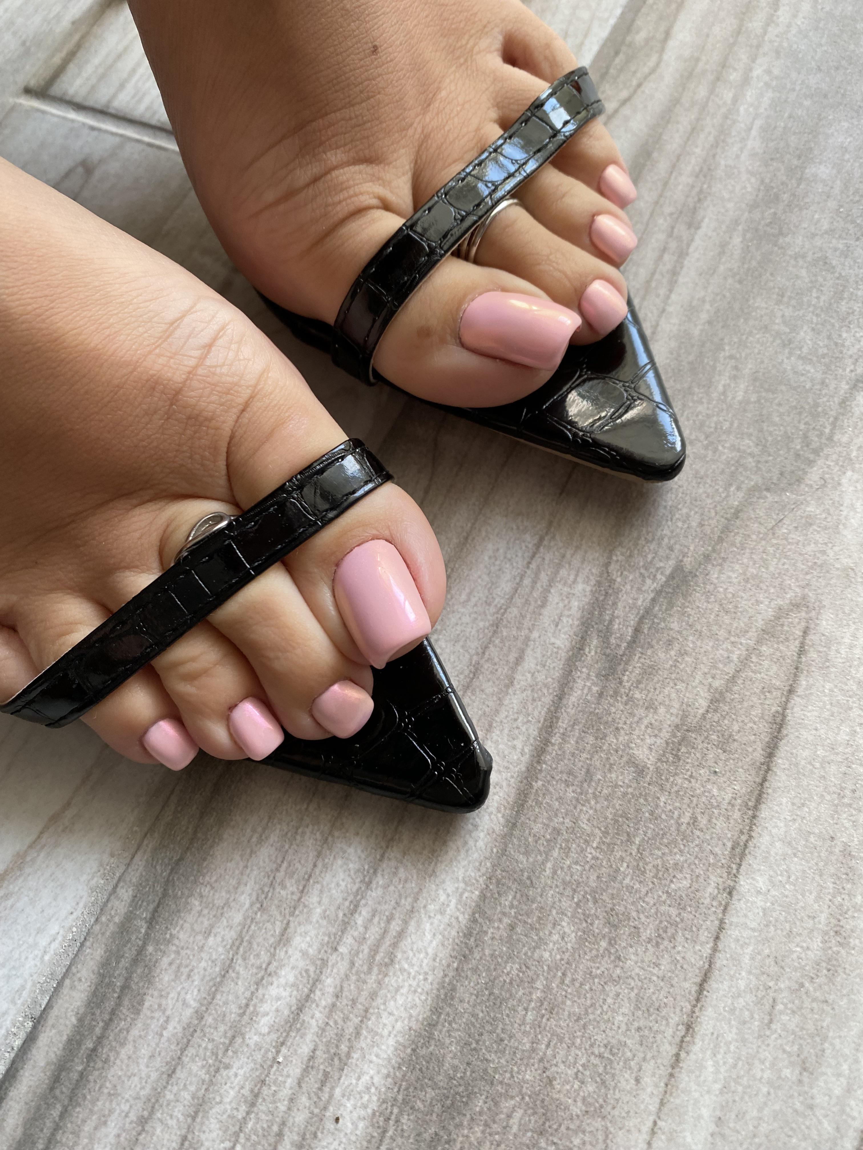 Who love my big toes?🥰😜 | Scrolller