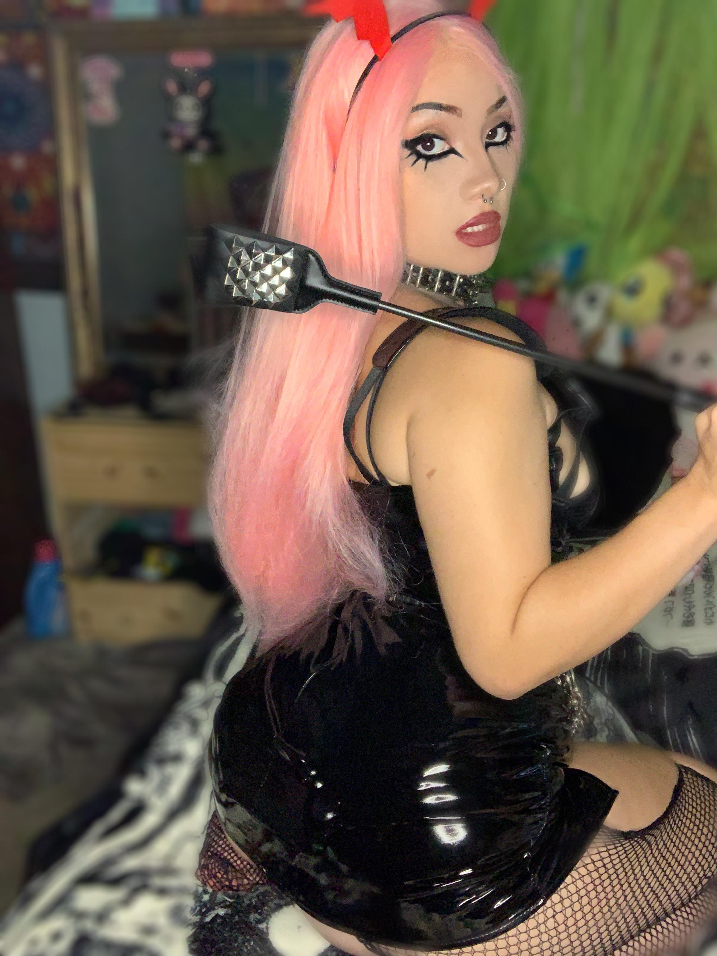 Who needs to be spanked? | Scrolller