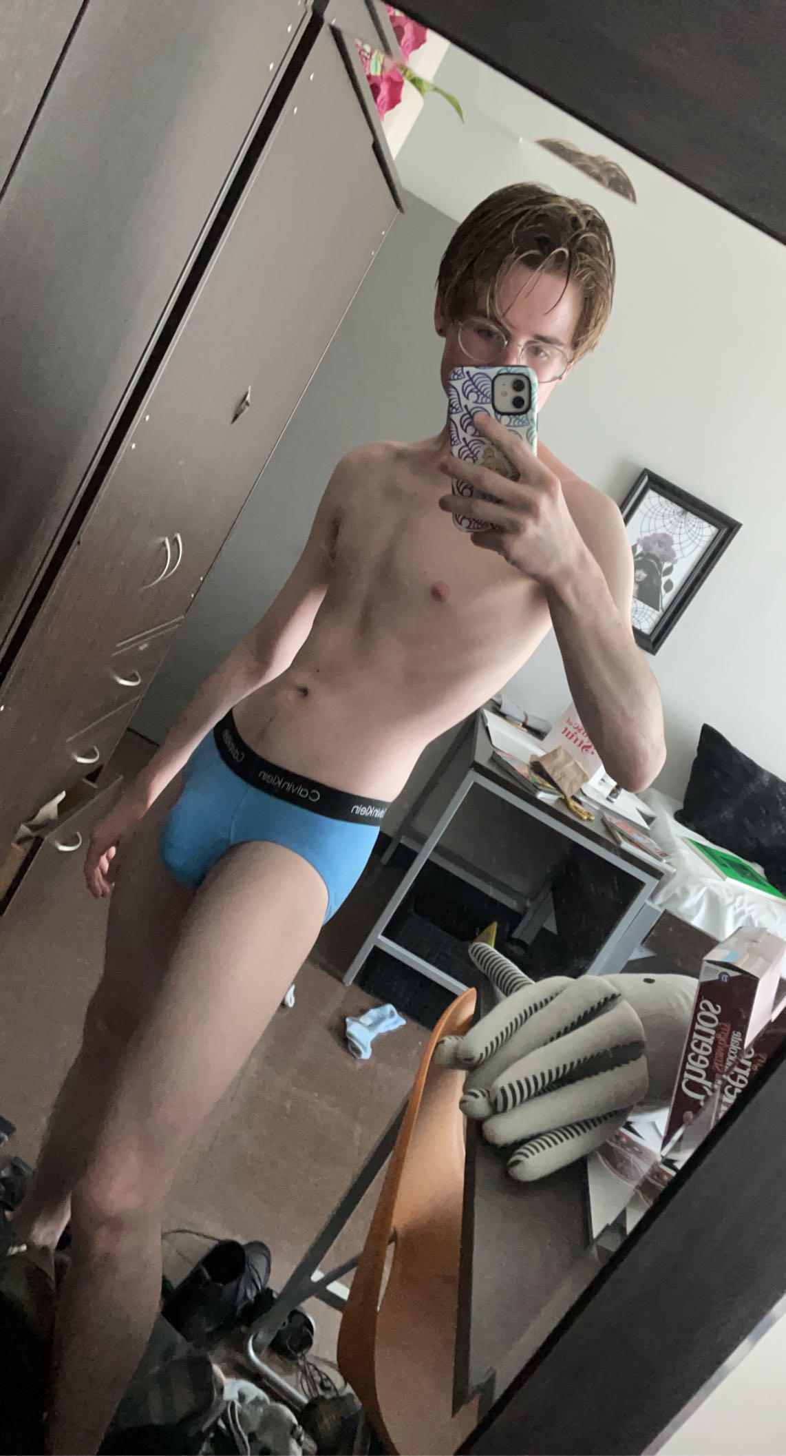 Who loves a big bulge? | Scrolller