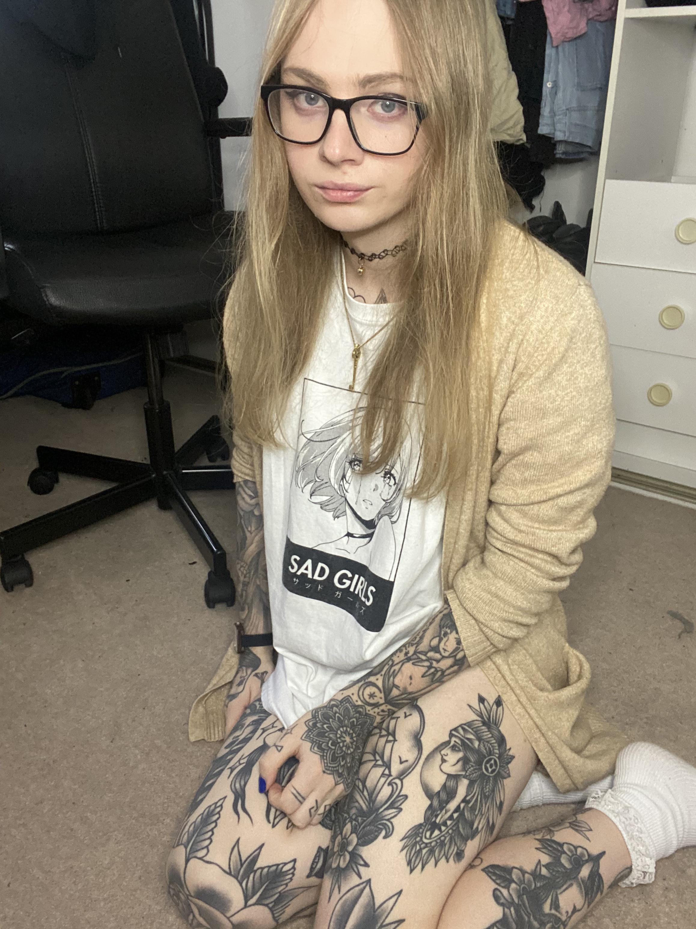 Who wants to cuddle?? | Scrolller