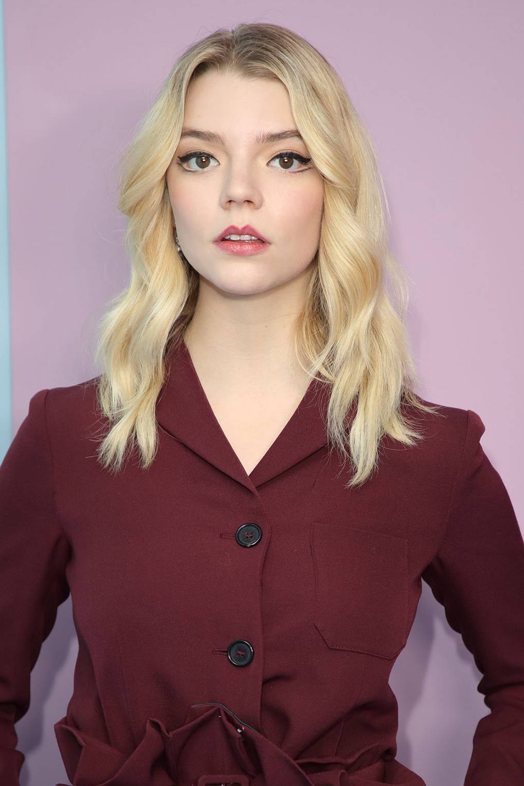 Who wants to help me fuck Anya Taylor Joy | Scrolller
