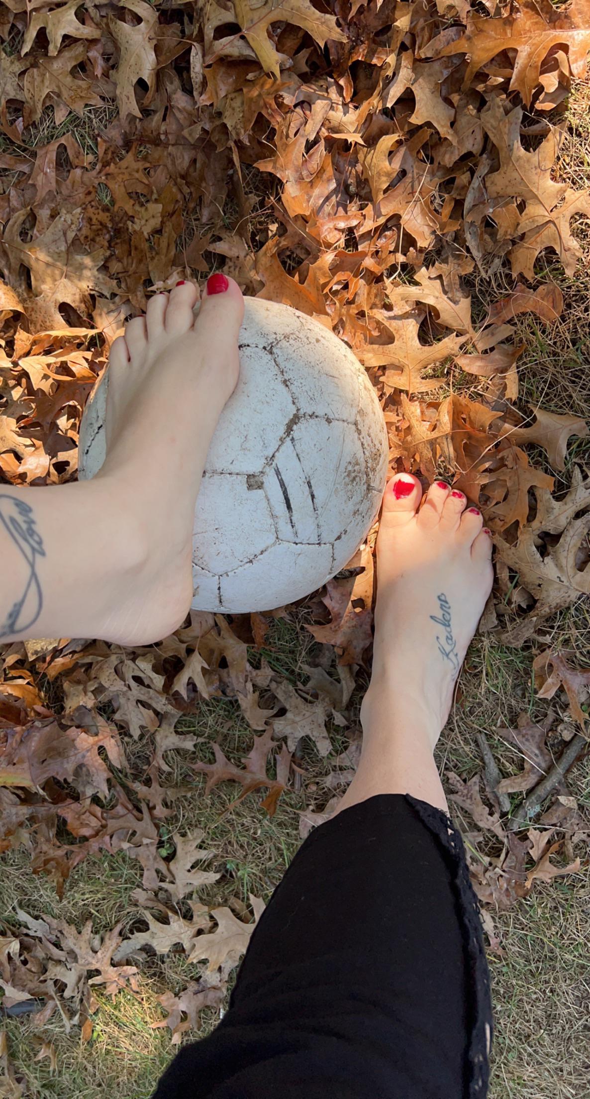 Who wants to play soccer?! | Scrolller