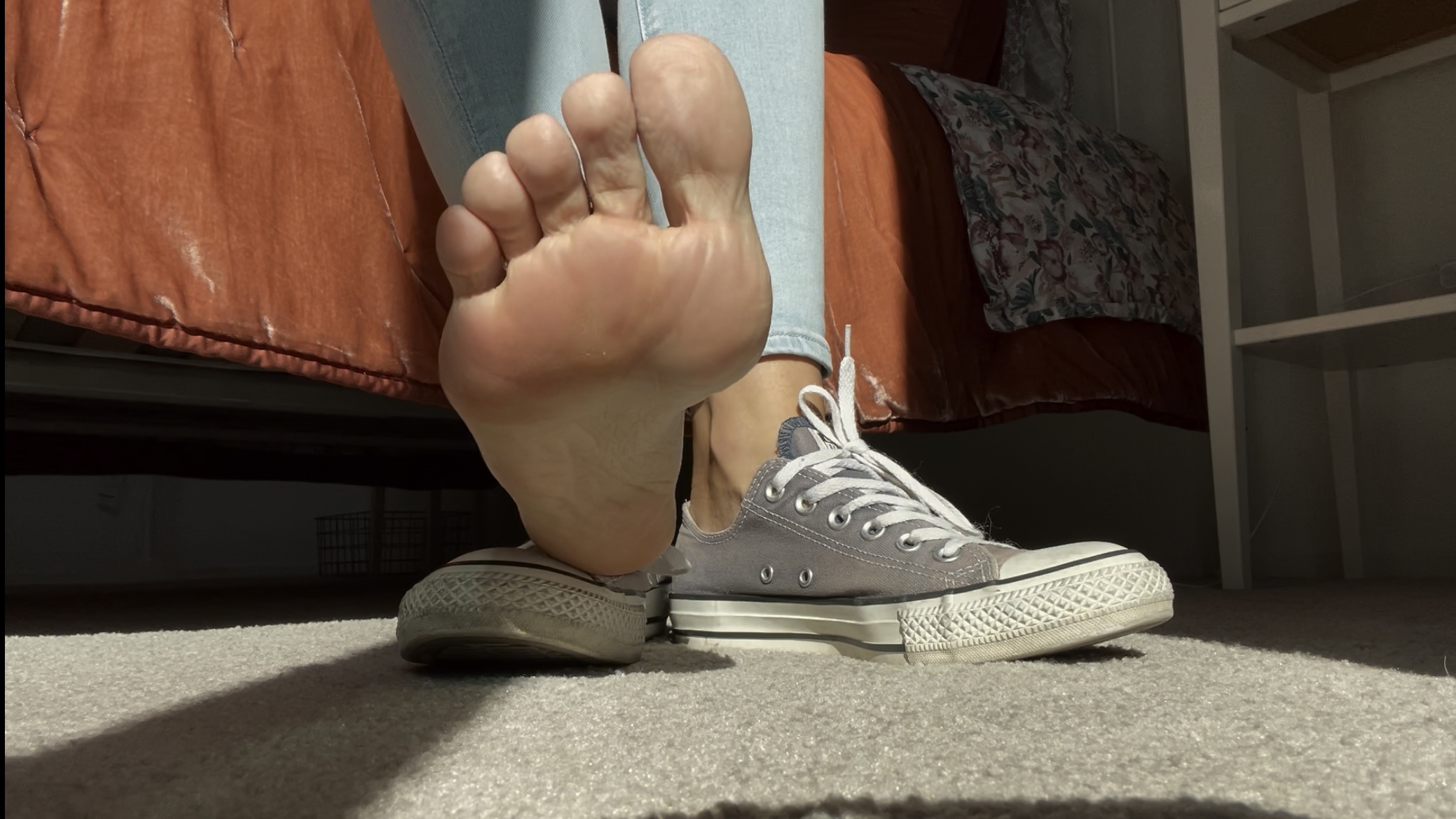 Who'd like to watch me take off my shoes? | Scrolller