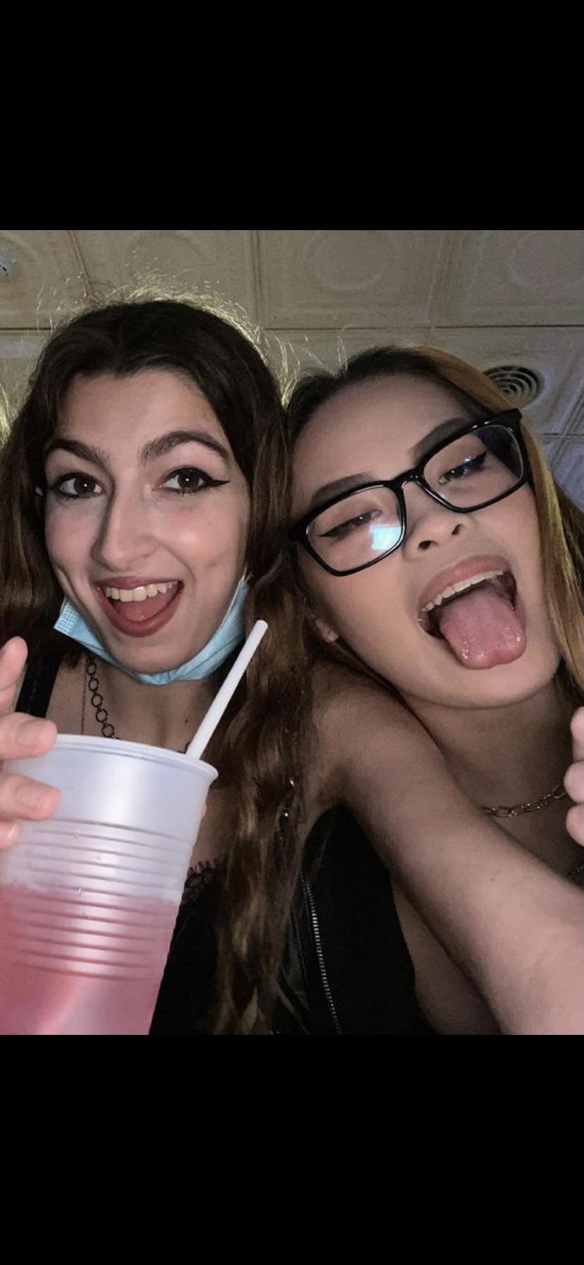 Whos face are you cumming on [2] | Scrolller