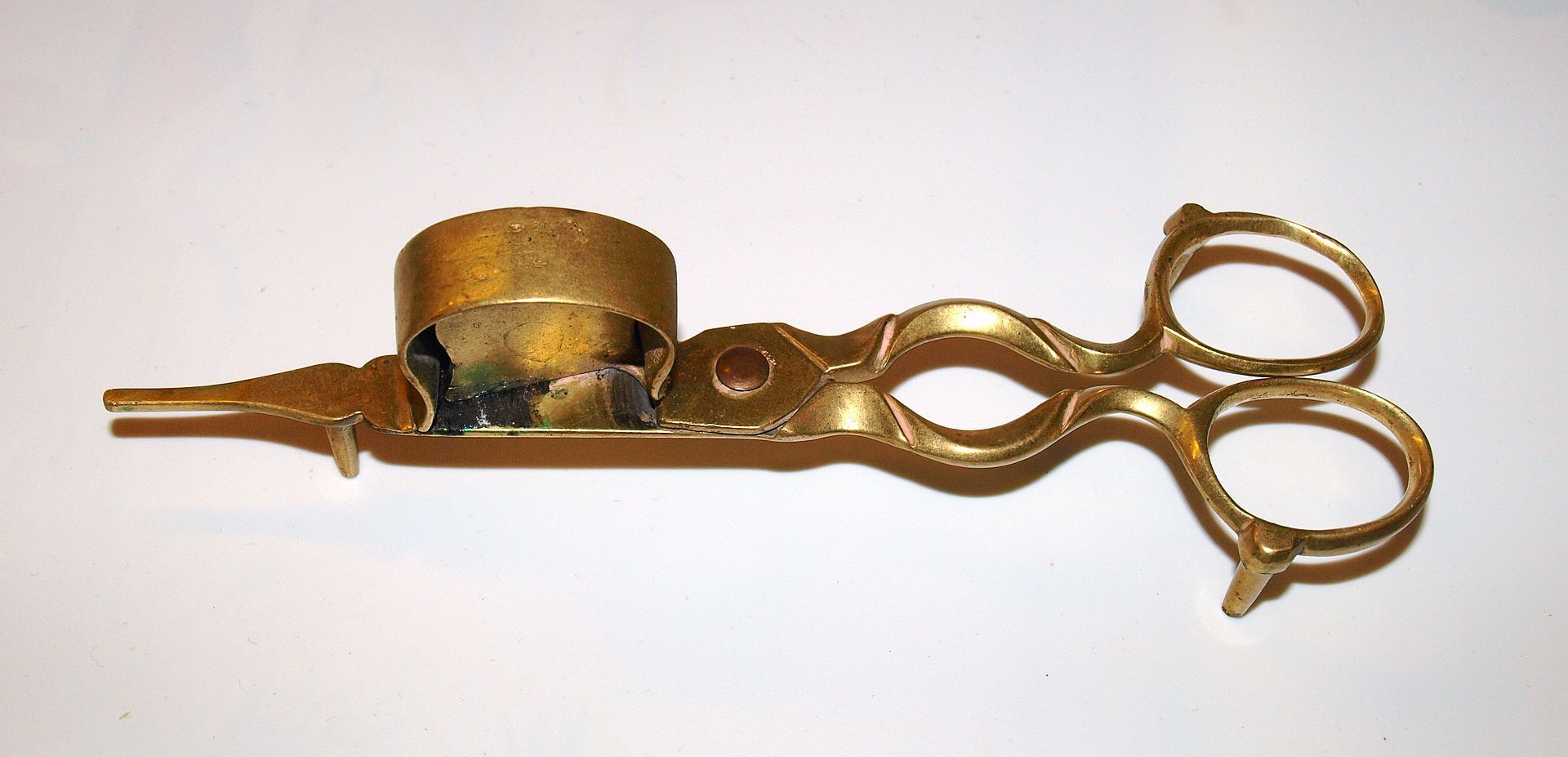 Wick Trimming Scissors | Scrolller