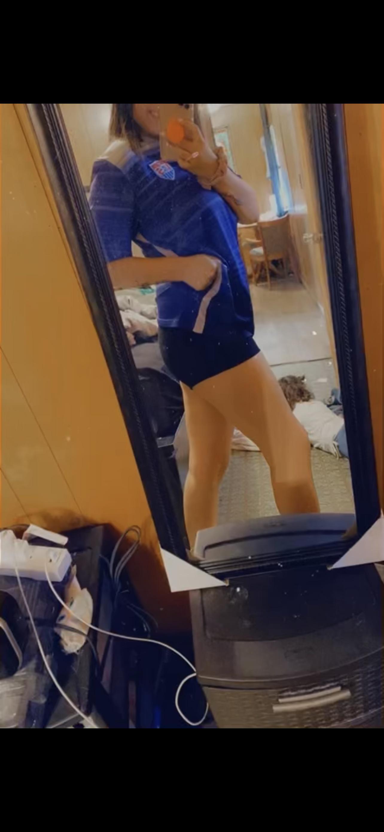 Wife loves to be shared and double teamed🤤🤤 caption plz | Scrolller