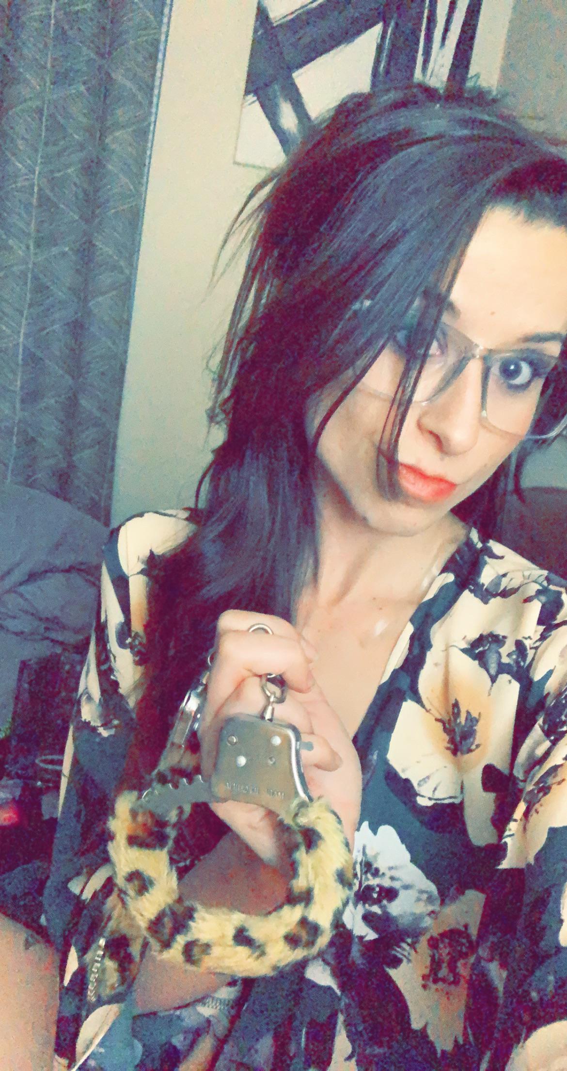 Winner gets handcuffed 😝💦💦💦 | Scrolller