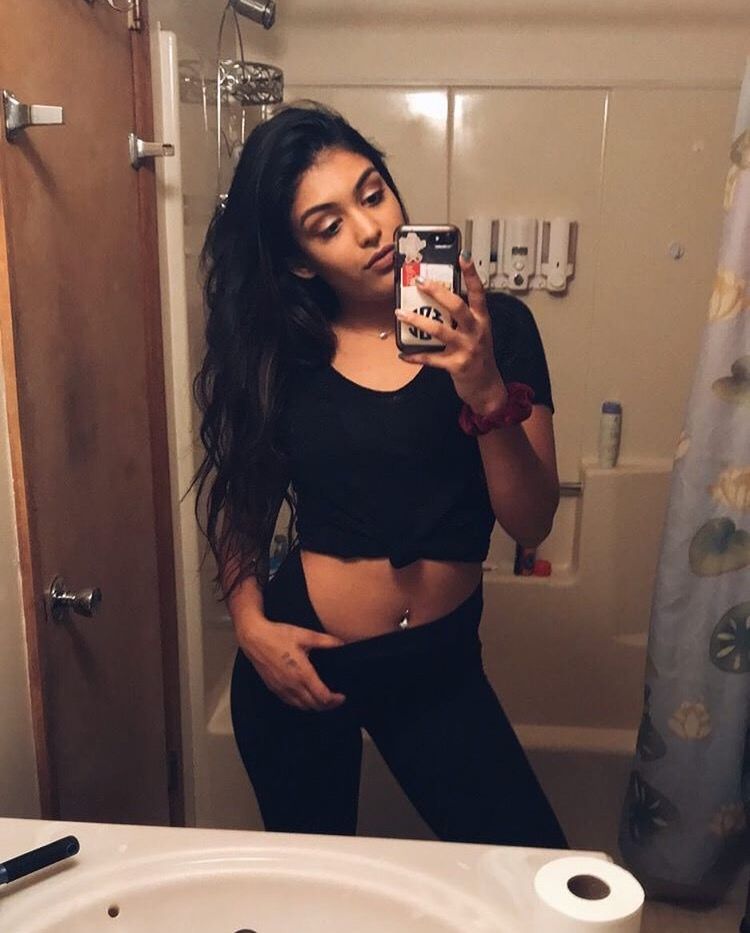 Wish she pulled them down | Scrolller