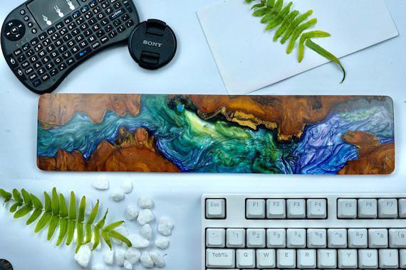 Wood and resin wrist rest | Scrolller
