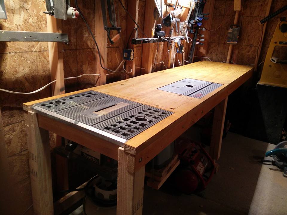 Workbench with embedded table saw, planer and router | Scrolller