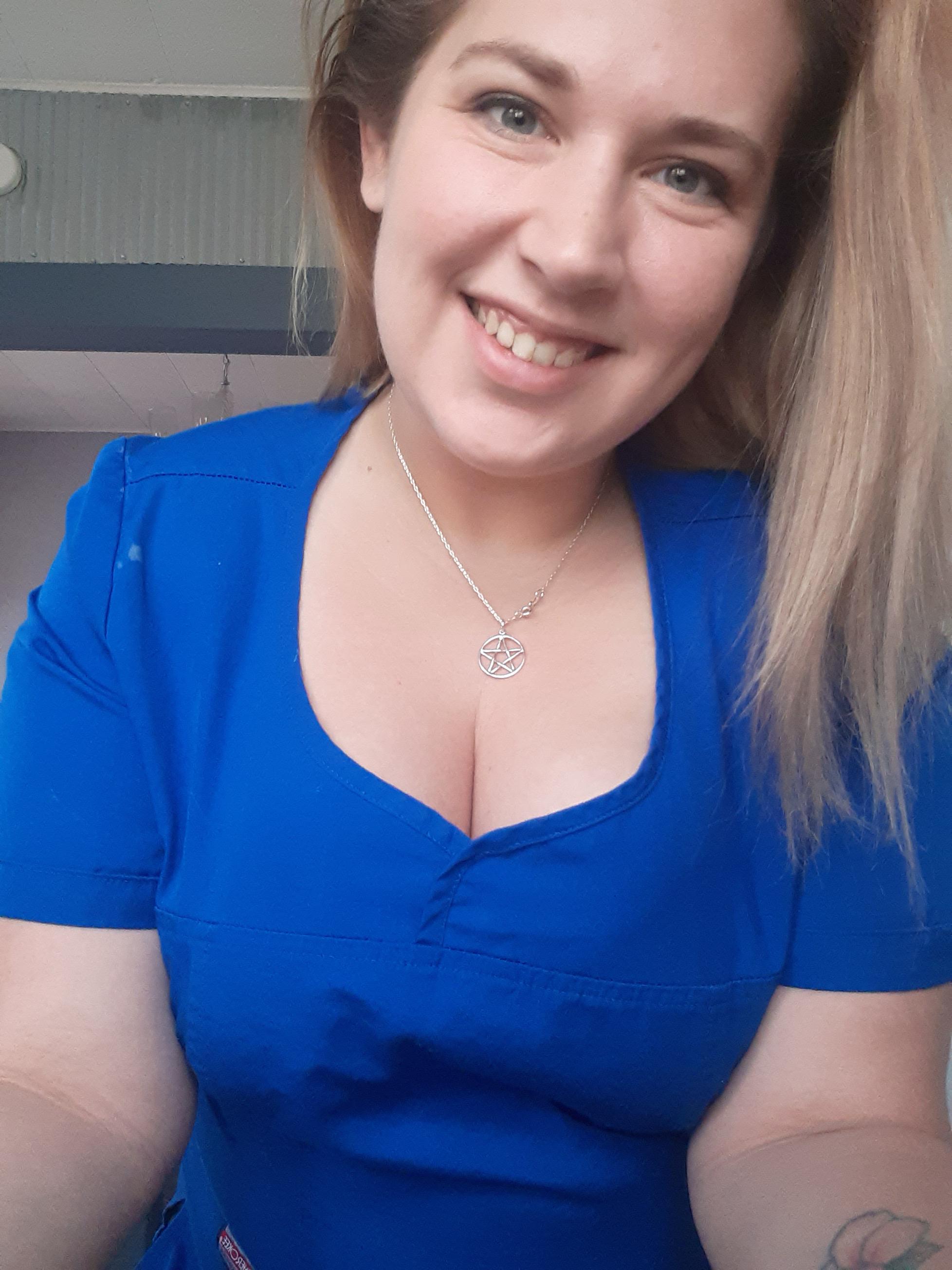 Working a double tonight, anyone awake? [28F] | Scrolller